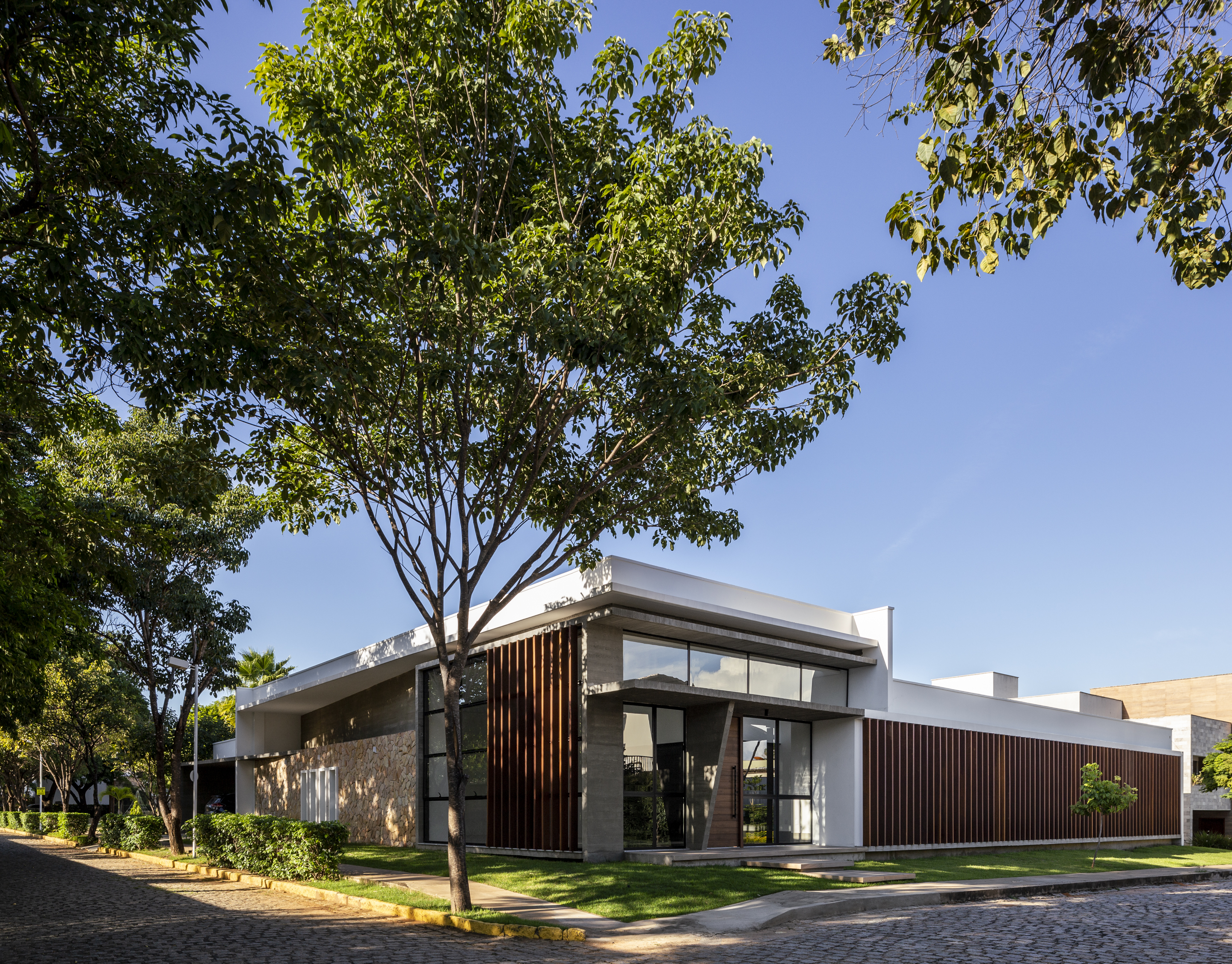 Alta house by Asa arquitetos - Architizer