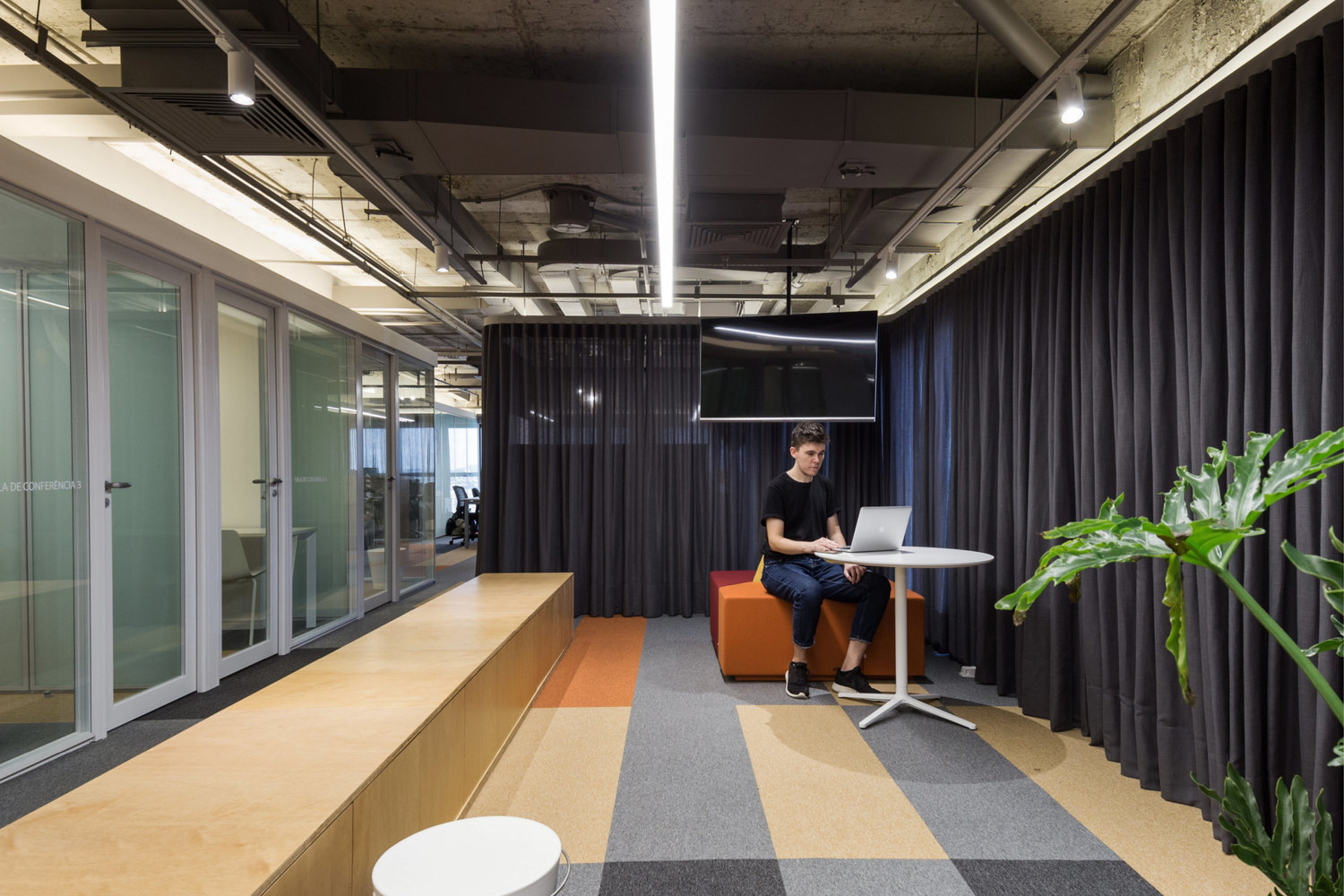 Axur Cyber Inspection 15th Floor by Arquitetura Nacional - Architizer