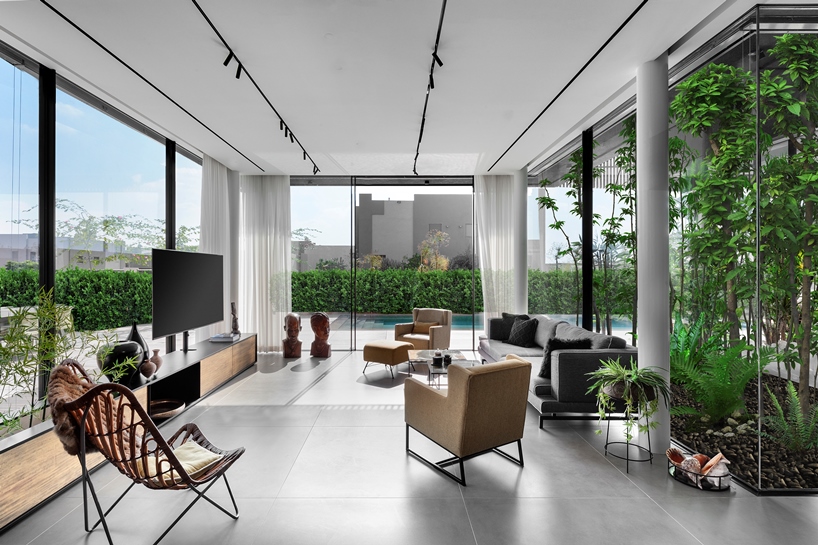 The Floating Box house by Dan & Hila Israelevitz architects - Architizer