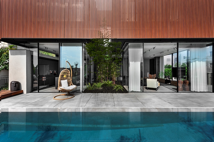 The Floating Box house by Dan & Hila Israelevitz architects - Architizer