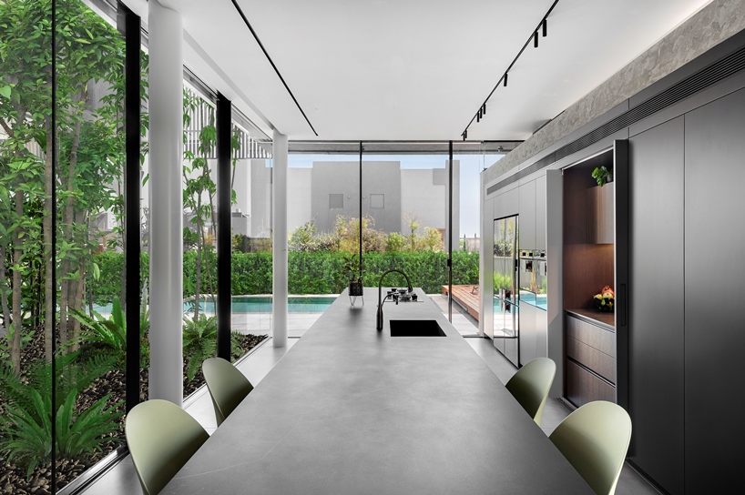 The Floating Box house by Dan & Hila Israelevitz architects - Architizer