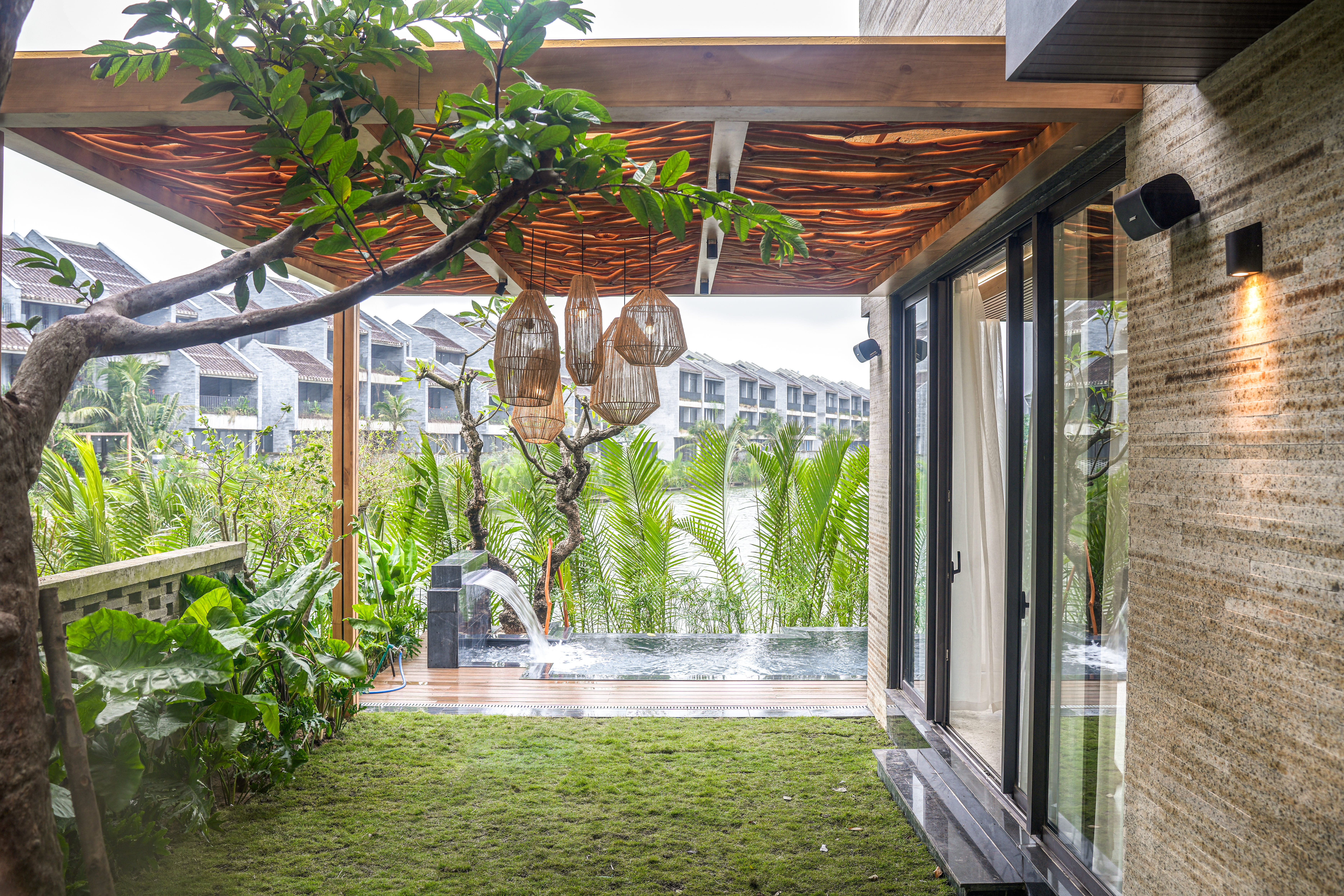 Tag Villa - A riverside tropical interior house by Kavila Architecture ...