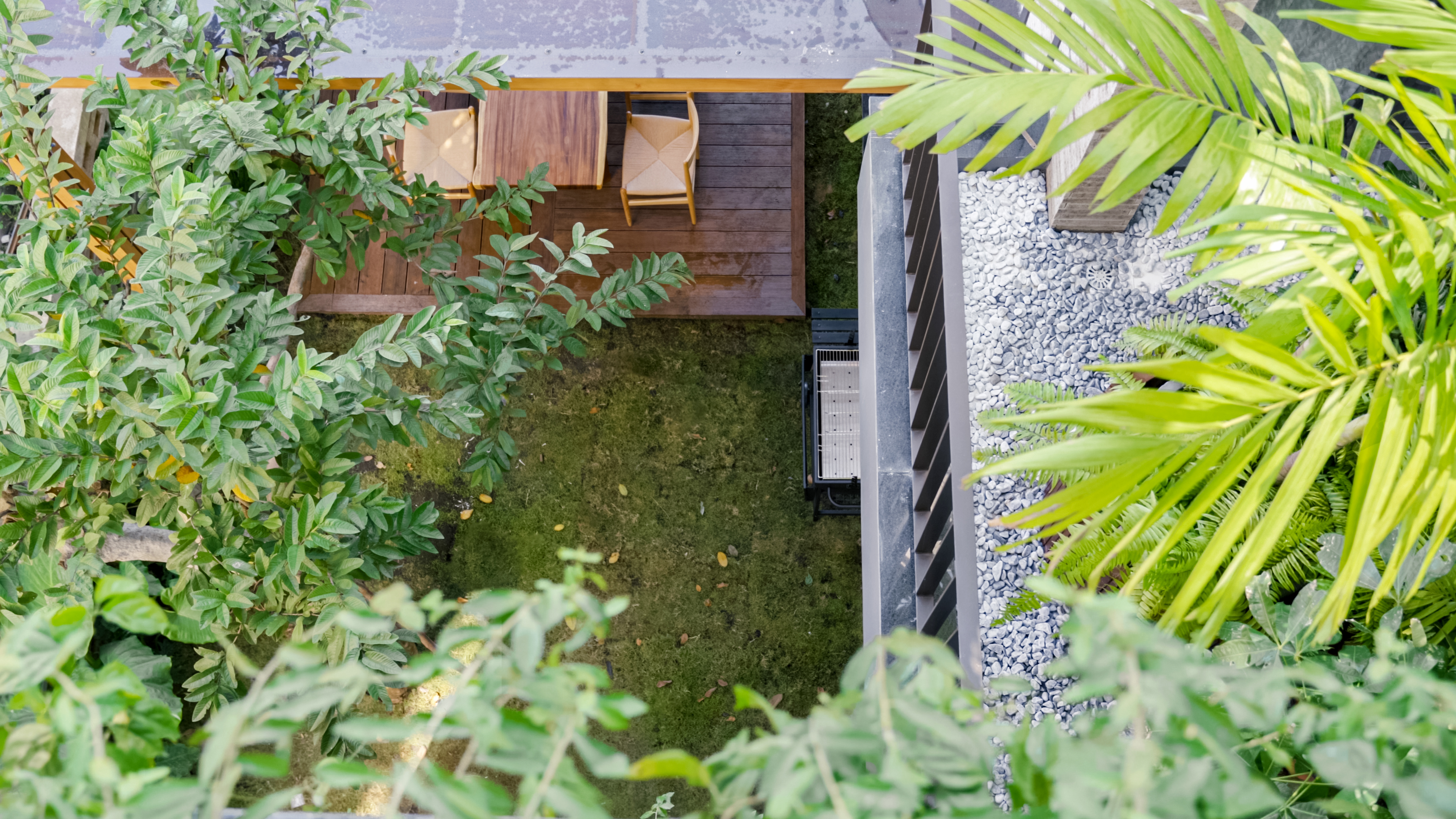 Tag Villa - A riverside tropical interior house by Kavila Architecture ...