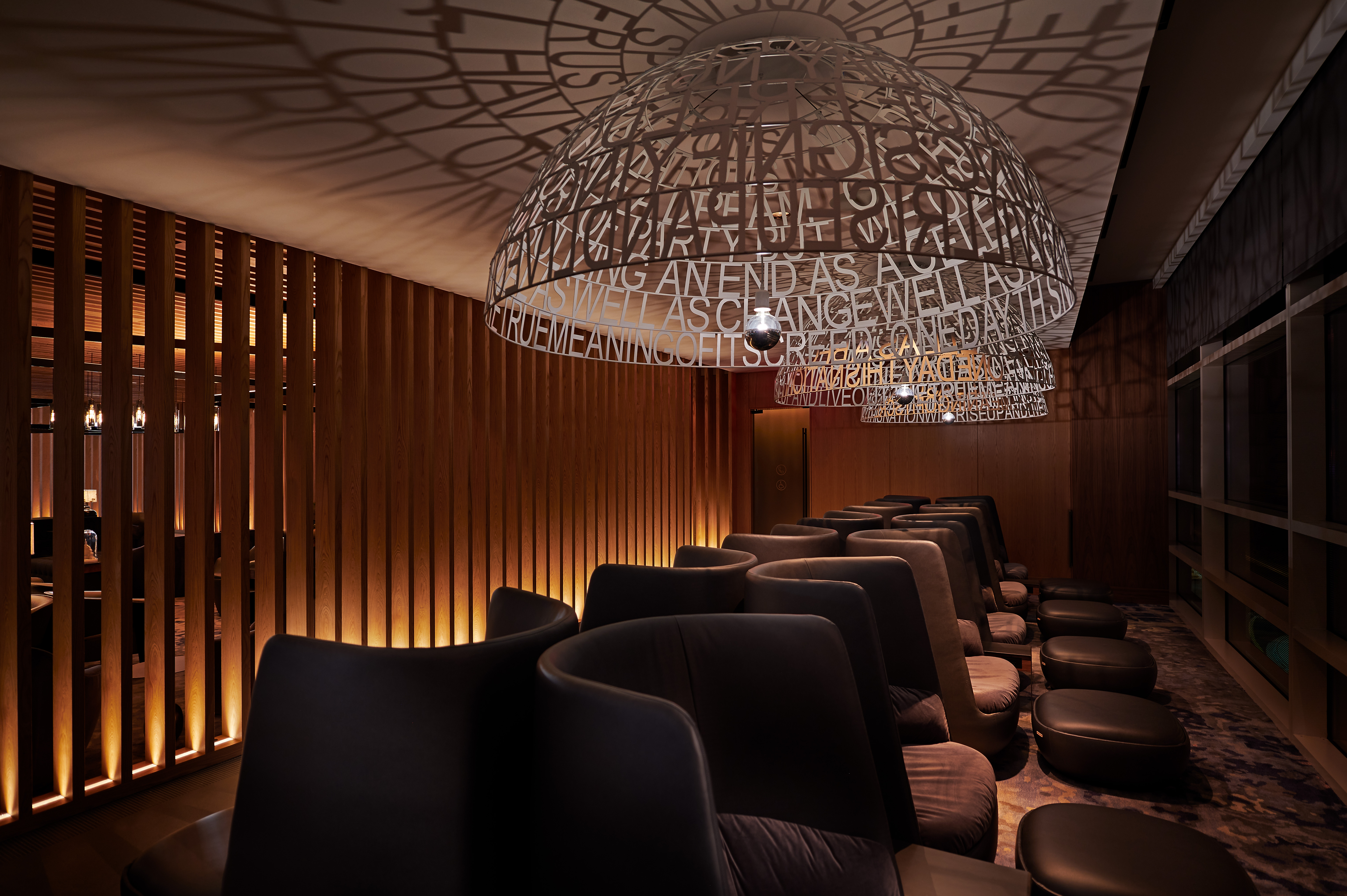 American Airlines Admirals Club at DCA by DMAC Architecture & Interiors ...