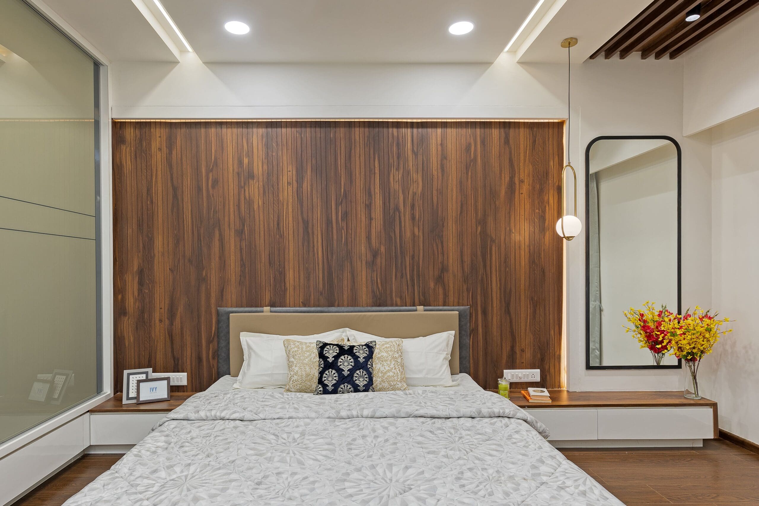 A 3 BHK Apartment Interior Design at Orchid Heaven by Montdor Interior ...