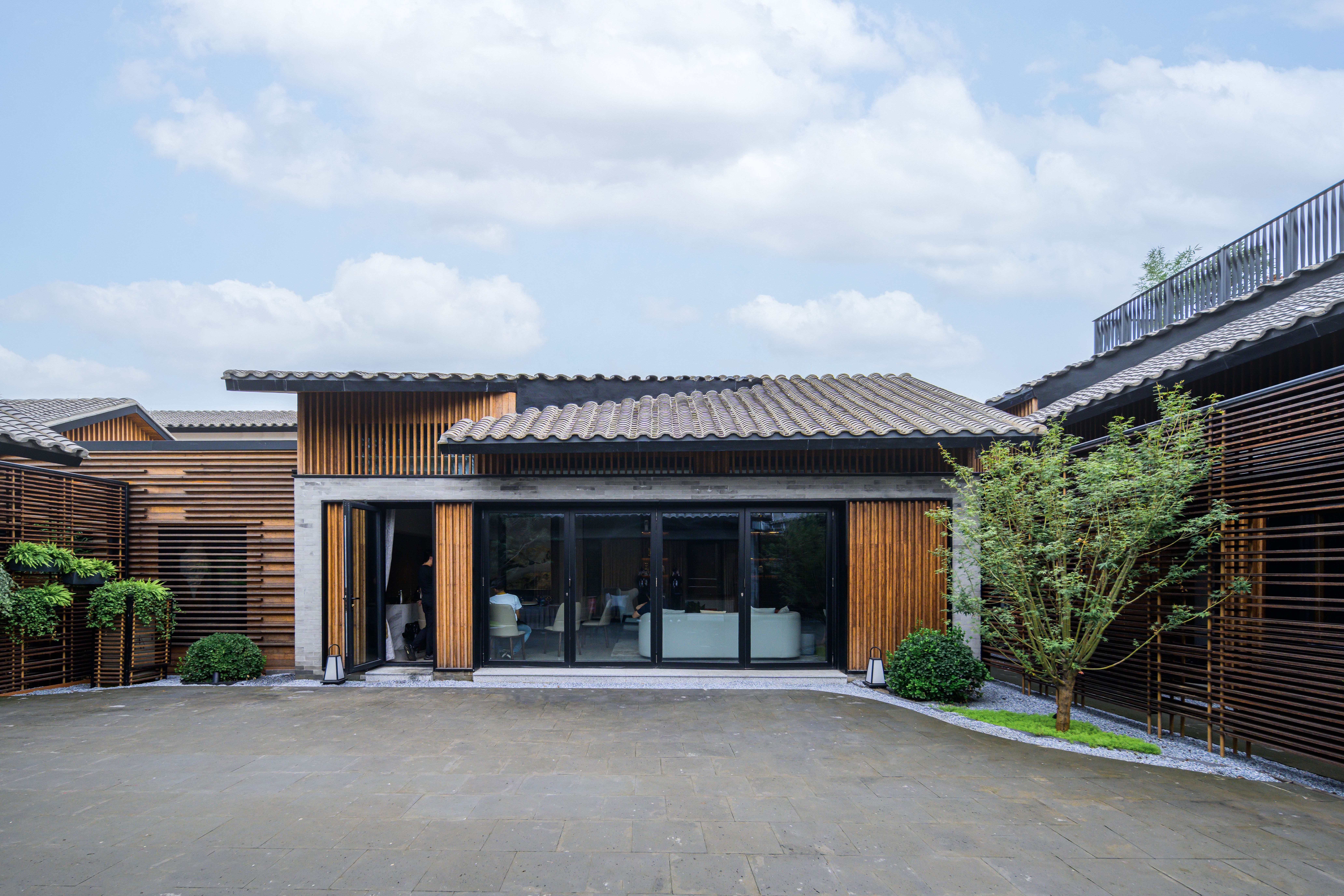 Courtyards Renovation of the Moshikou Neighborhood by Beijing AN-Design ...
