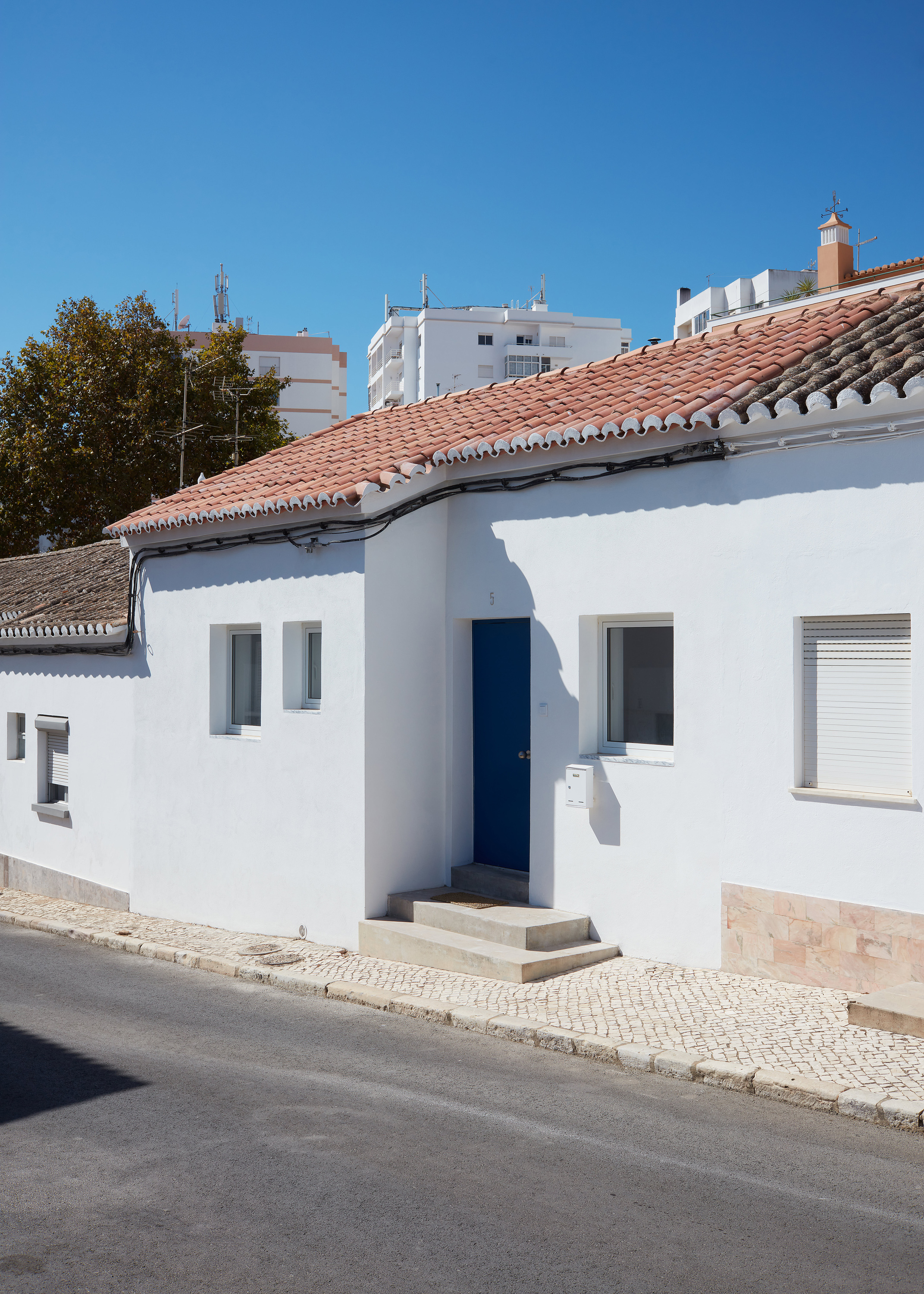Bairro Operário House by TAEP/AAP - Architizer