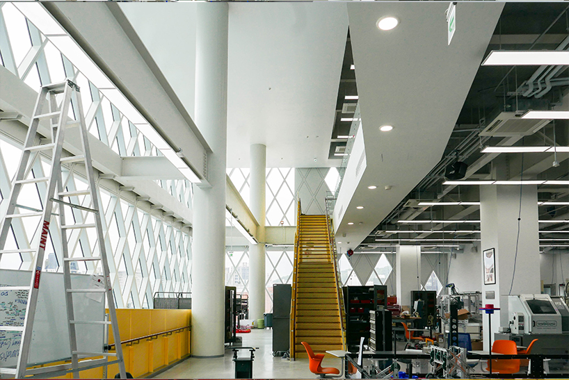 Solomon Wong Tech Cube, Taipei American School by KHL Architects ...