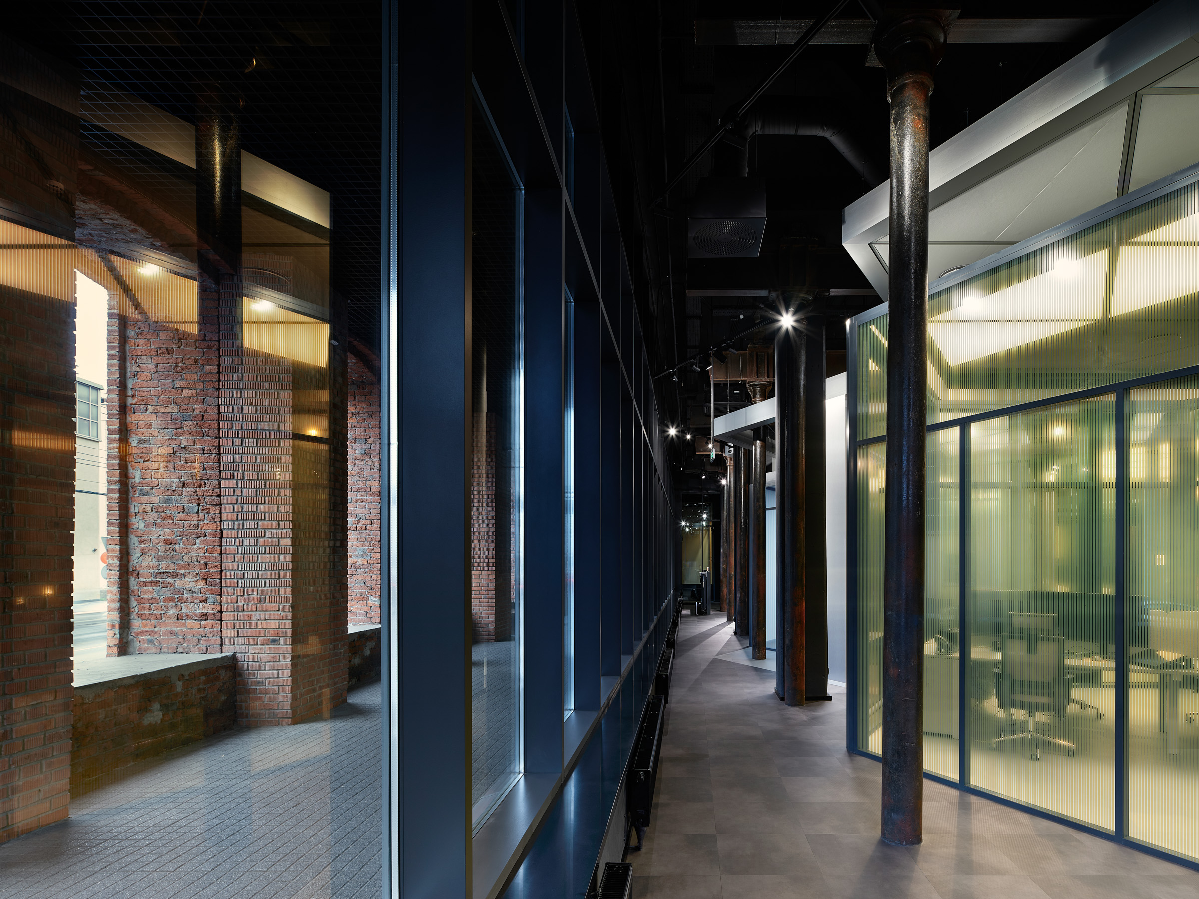 “Aluminum forest”/ Alutech Office-showroom by VOX ARCHITECTS - Architizer