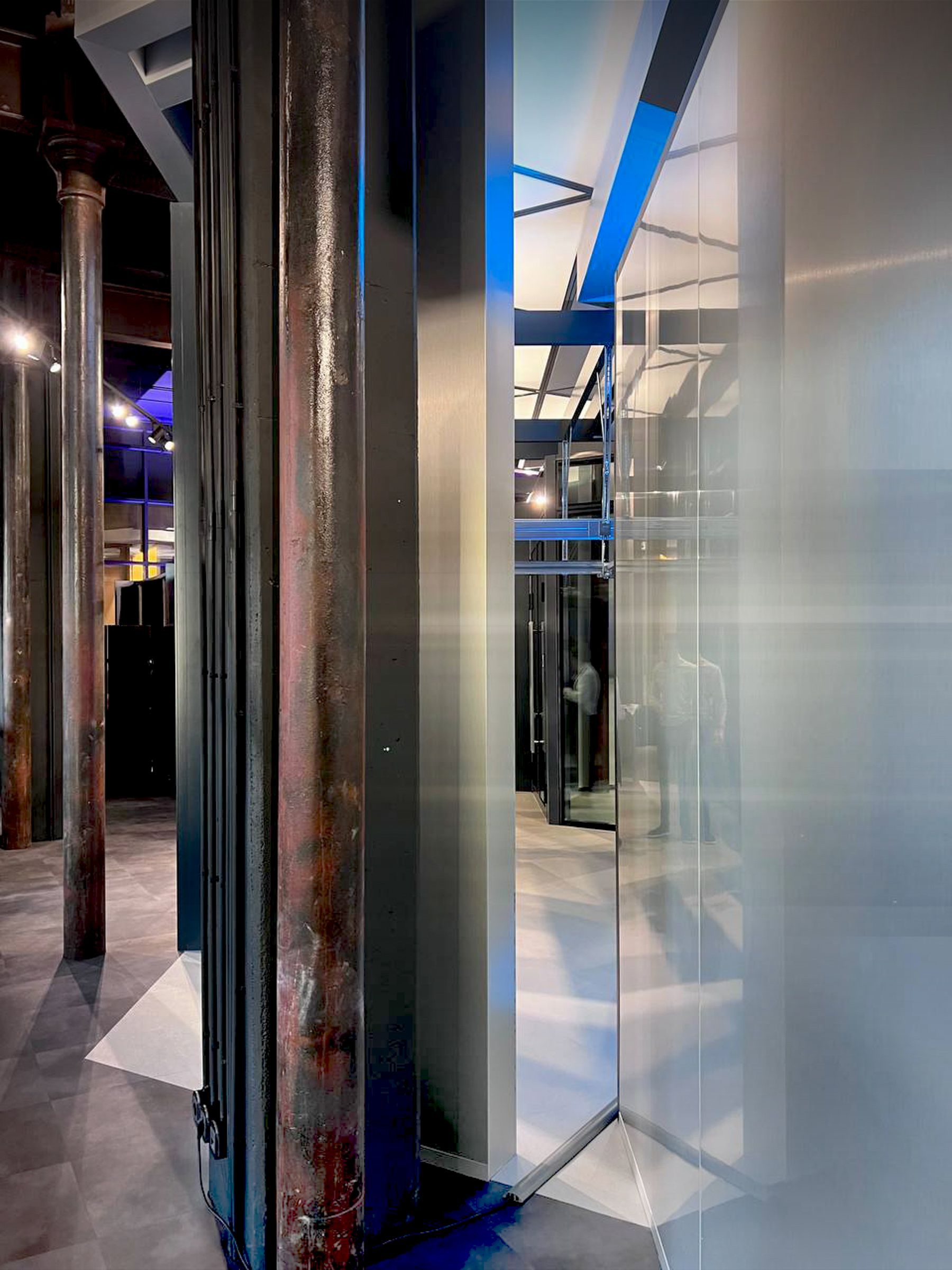 “Aluminum forest”/ Alutech Office-showroom by VOX ARCHITECTS - Architizer