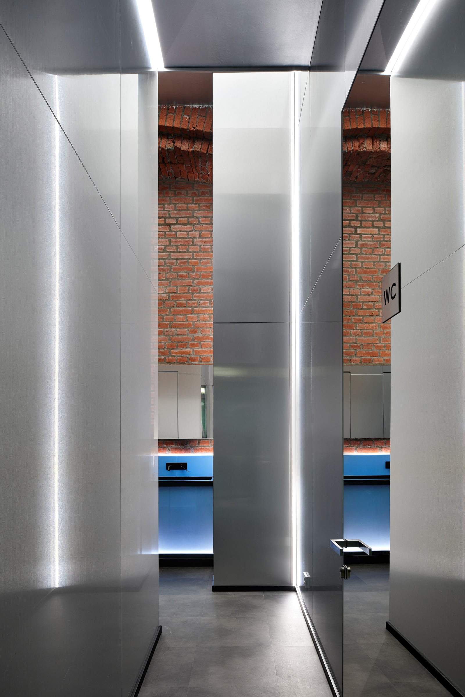 “Aluminum forest”/ Alutech Office-showroom by VOX ARCHITECTS - Architizer