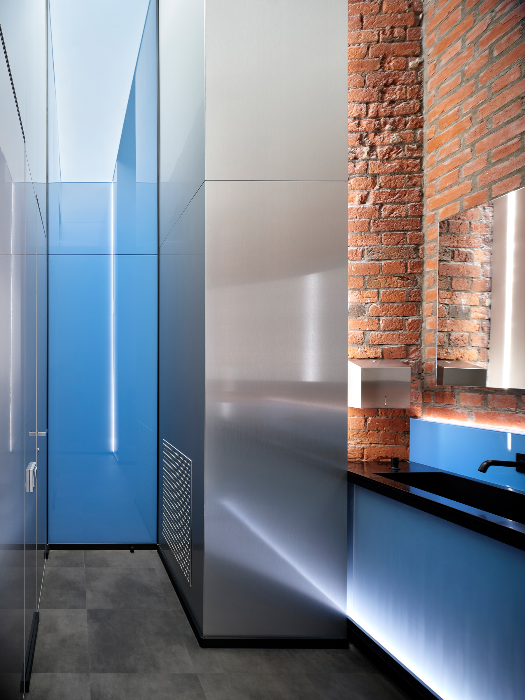 “Aluminum forest”/ Alutech Office-showroom by VOX ARCHITECTS - Architizer