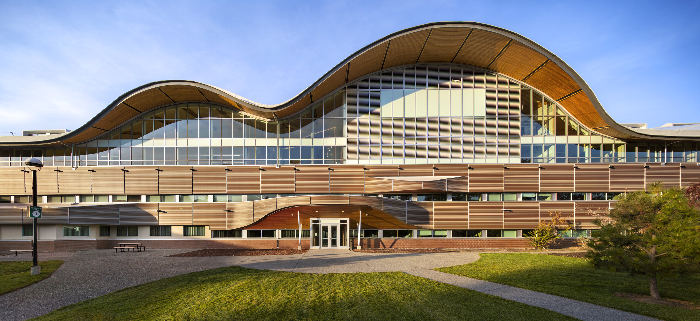 Thompson Rivers University by Diamond Schmitt - Architizer