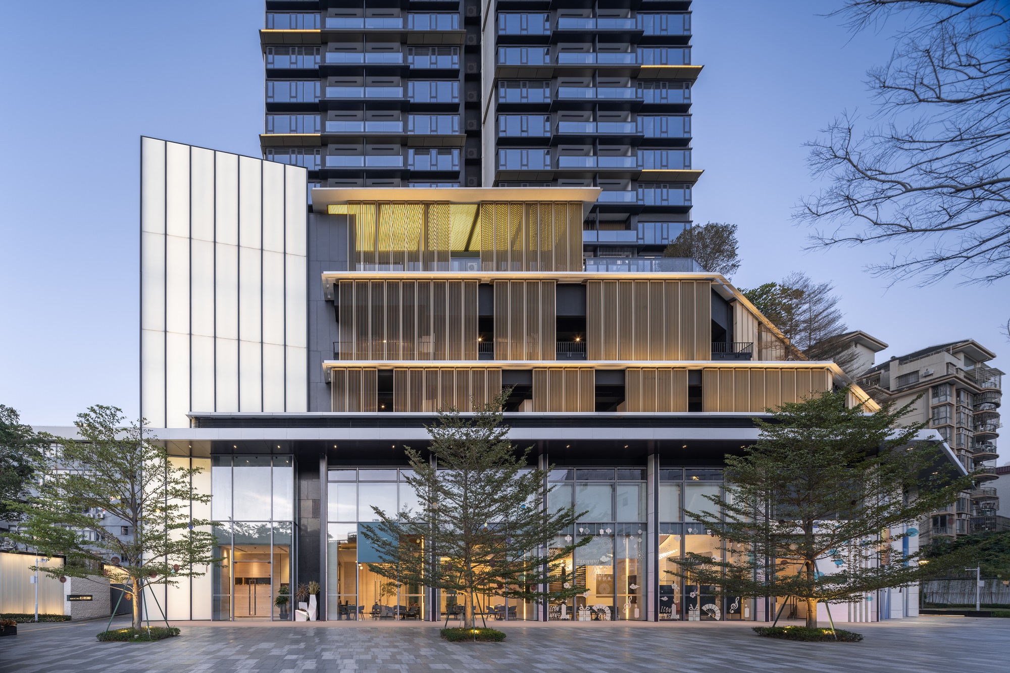 A Work-Recreate Community Building for Hong Kong International Airport ...