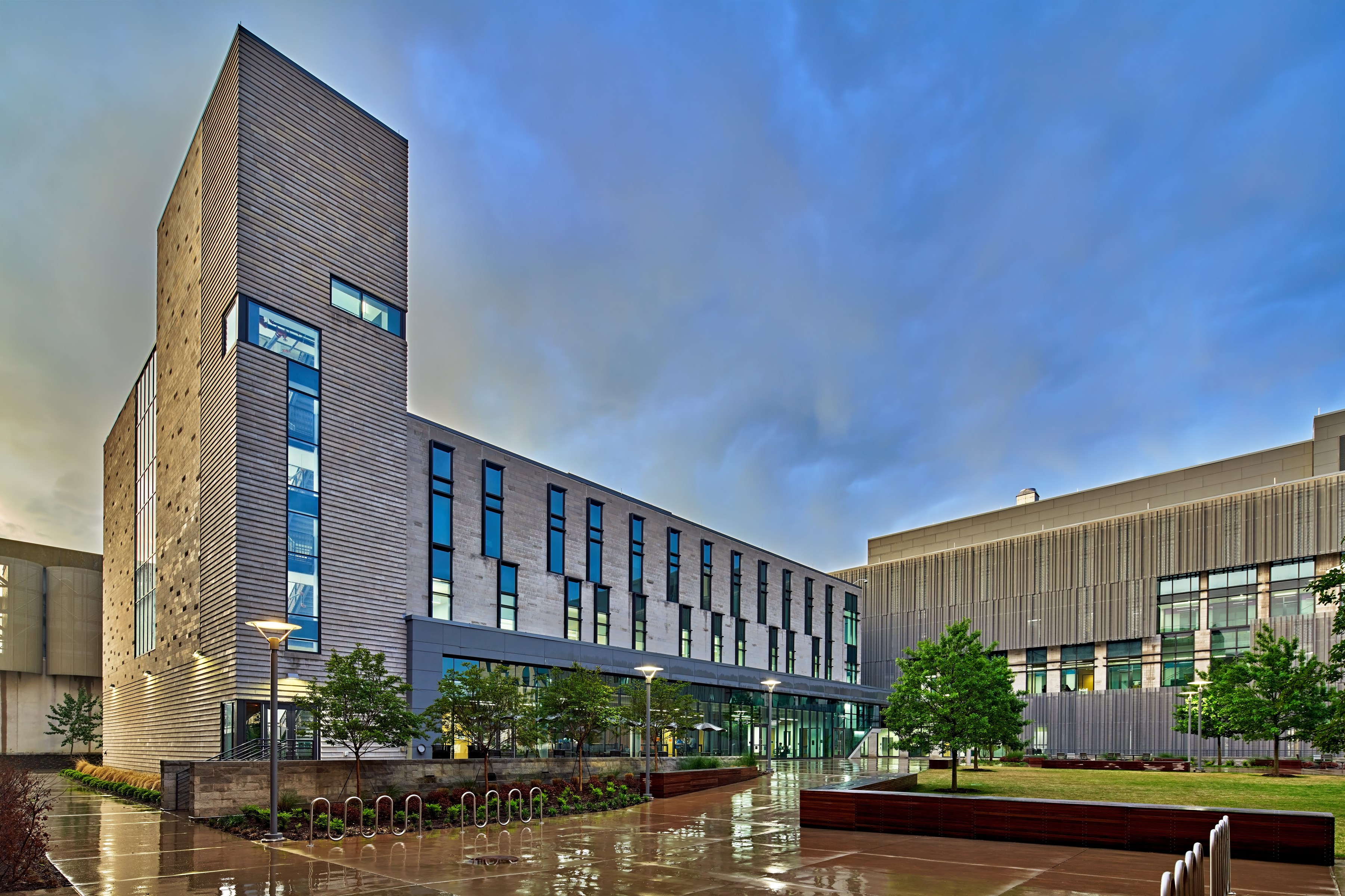 The University of Texas at Dallas Sciences Building by Stantec - Architizer