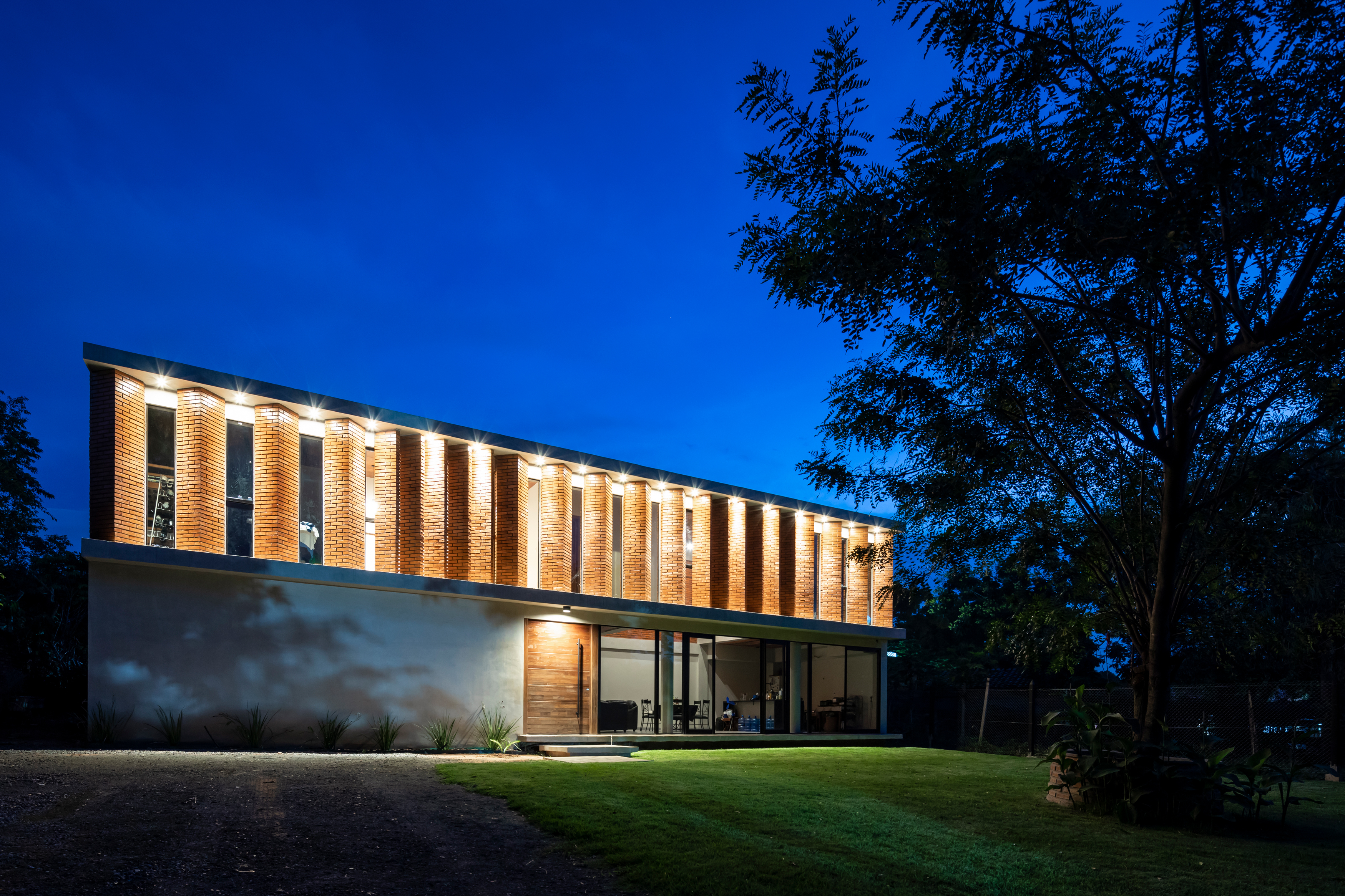 LUMINA HOUSE by Hoga Arquitectura - Architizer