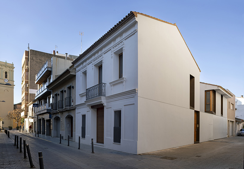 Convent House by Mano de Santo - Architizer