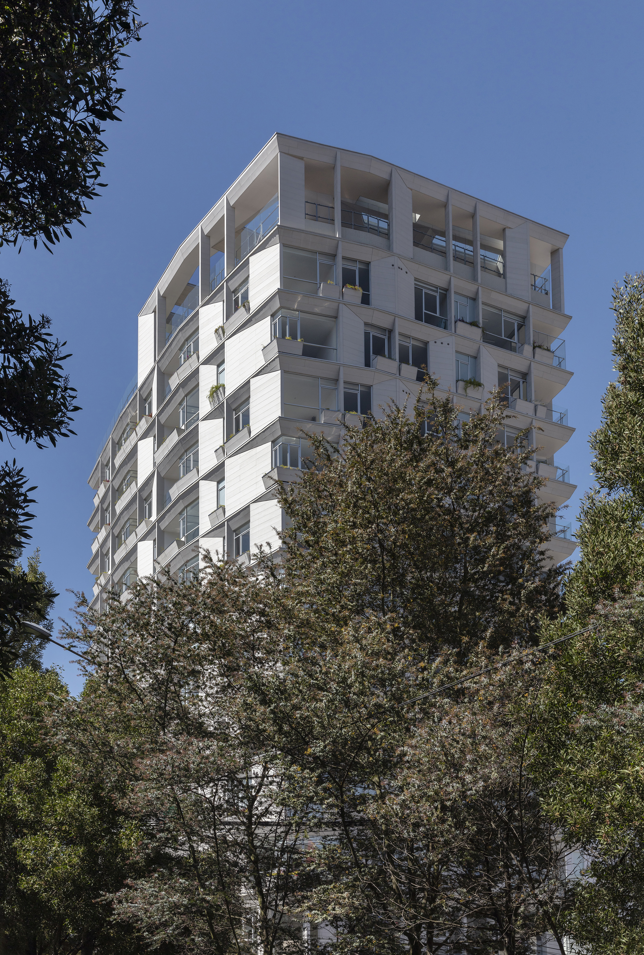 LB Building by arquitectura x - Architizer