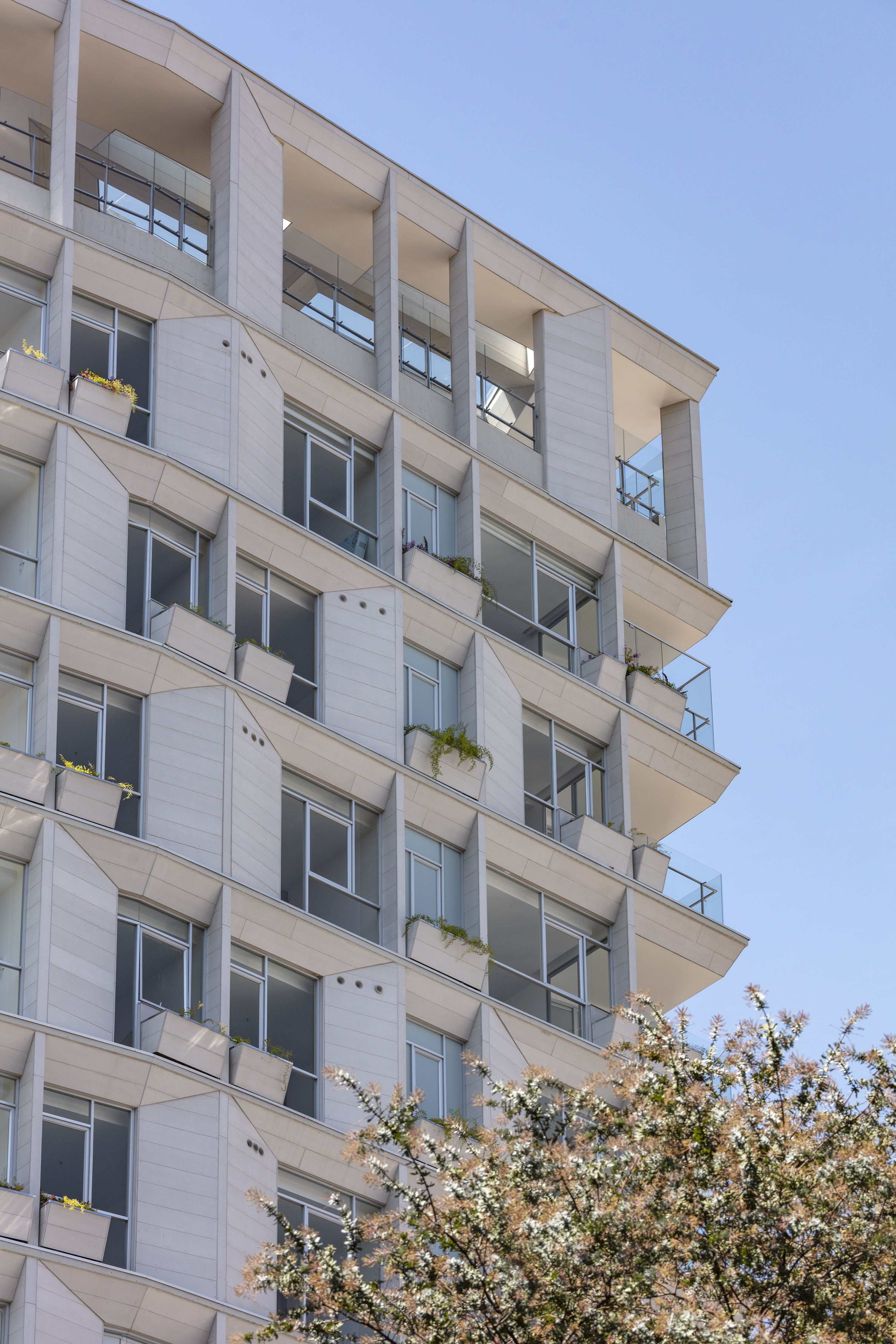 LB Building by arquitectura x - Architizer