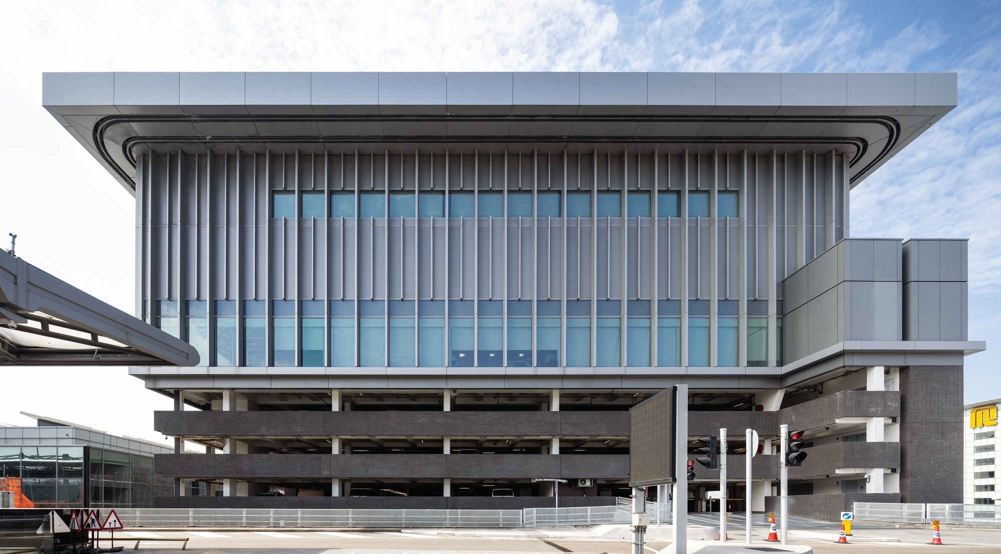 A Work-Recreate Community Building for Hong Kong International Airport ...