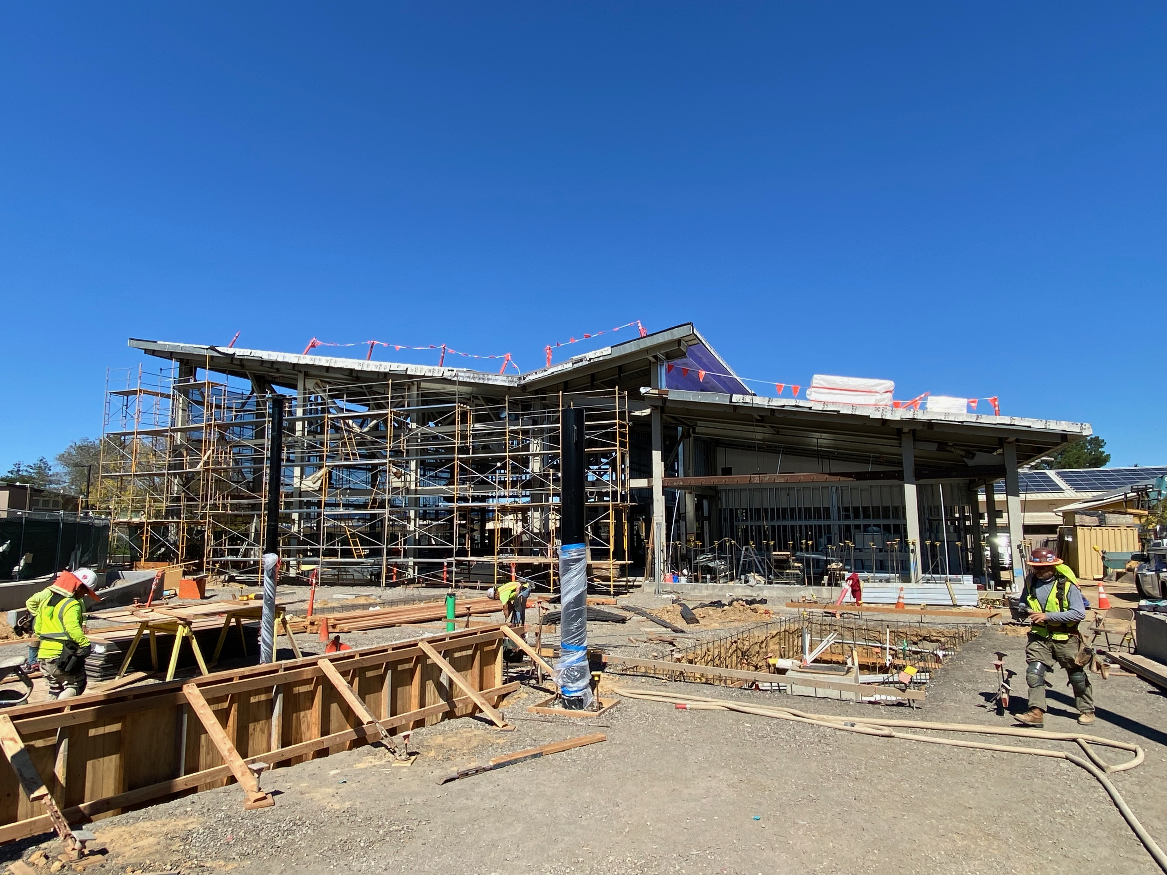 Burlingame Intermediate School Student Resource Center and Quad by ...