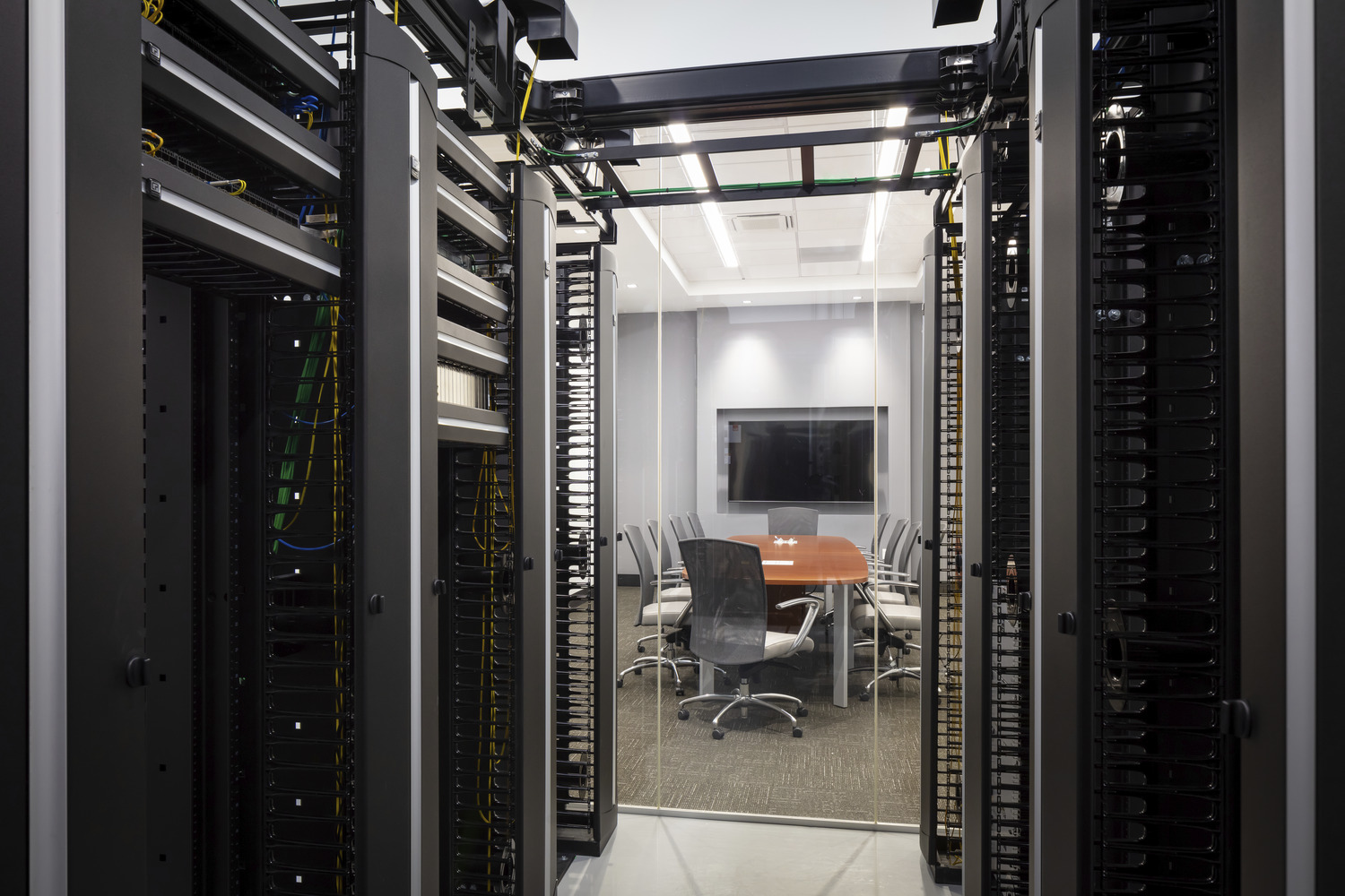 Idea 3699996: CoreSite CH2 Data Center by Corgan in Chicago, United ...