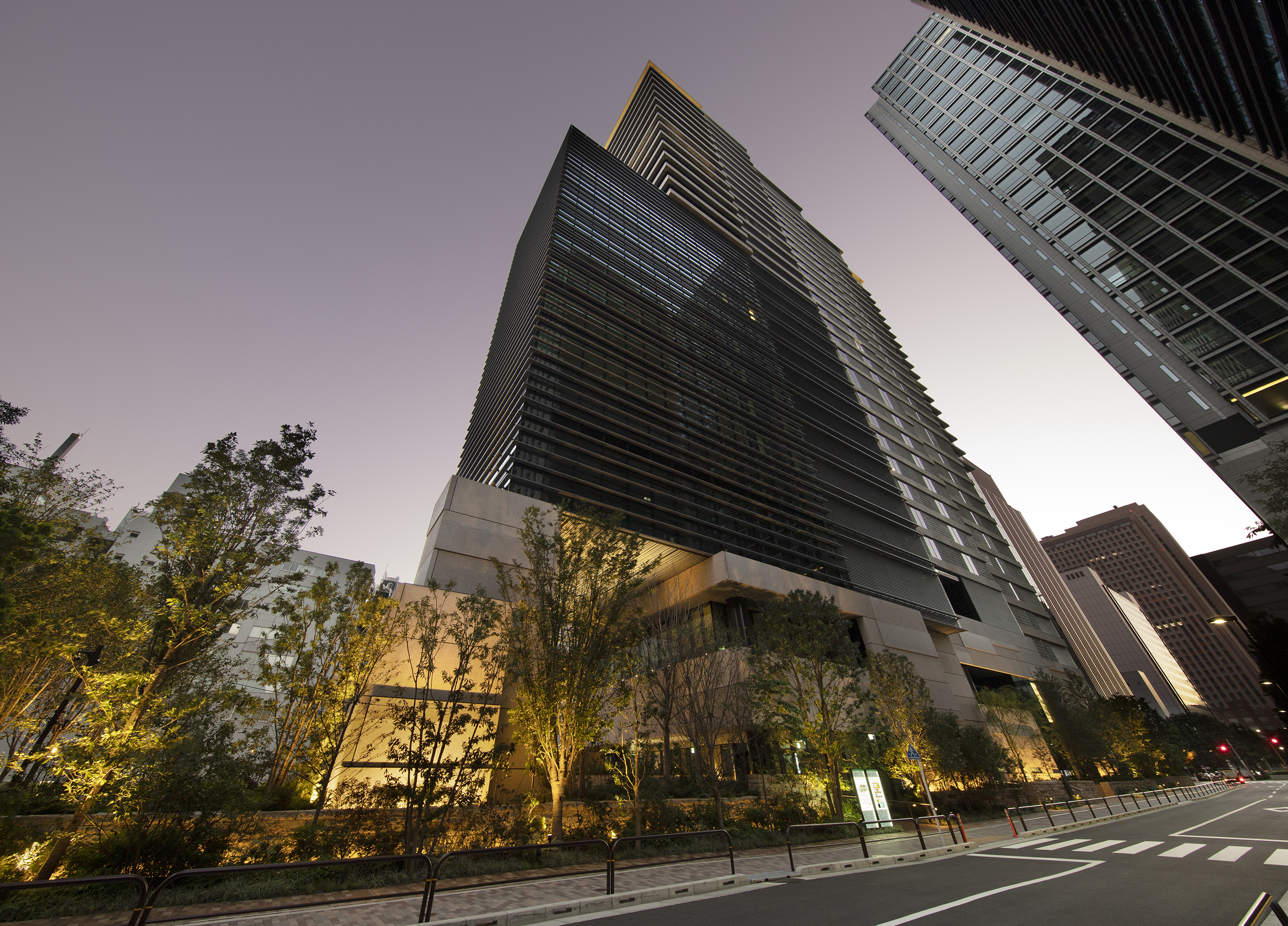 HIBIYA FORT TOWER by NIKKEN SEKKEI LTD - Architizer