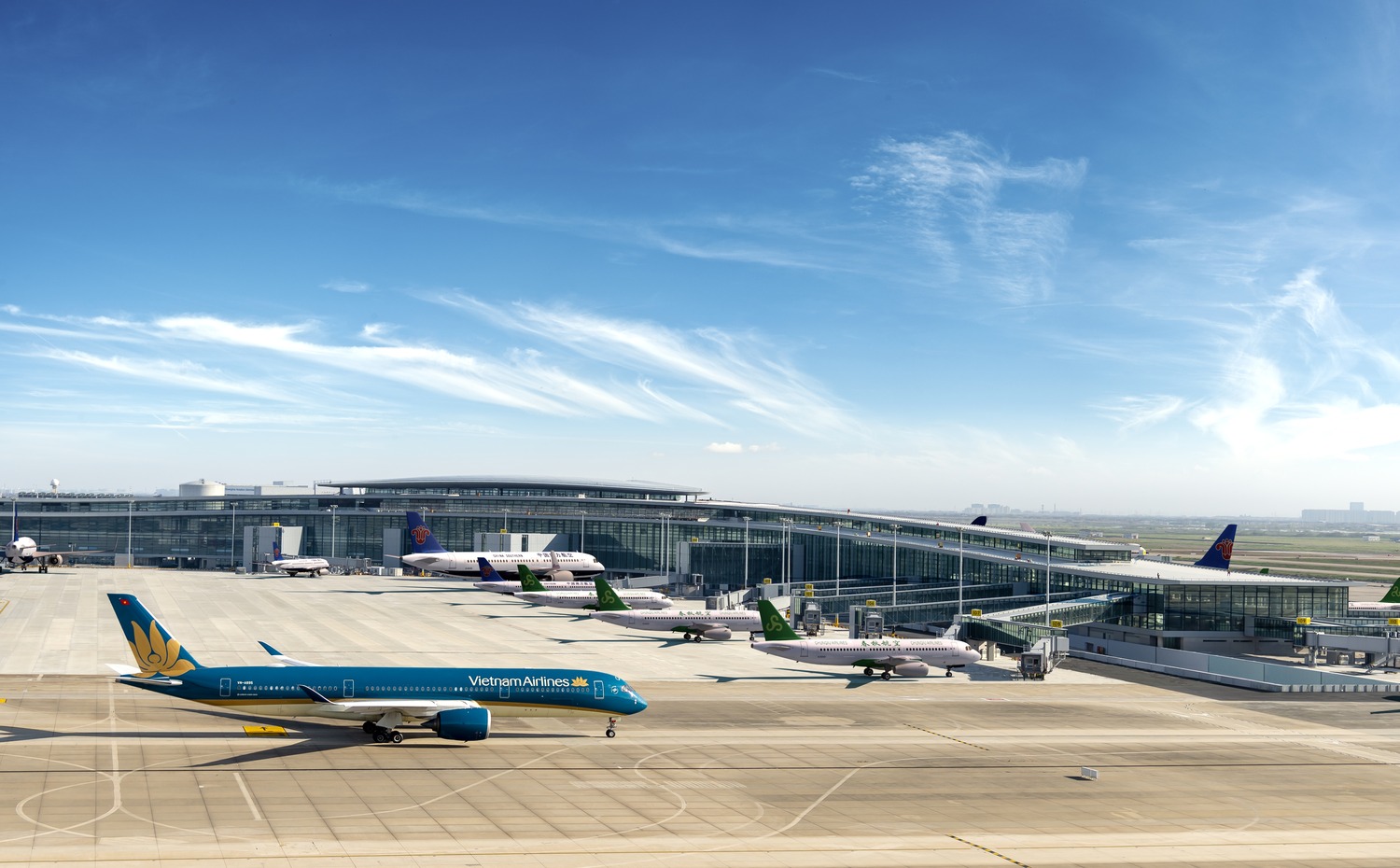 PVG Satellite Concourse by Corgan - Architizer