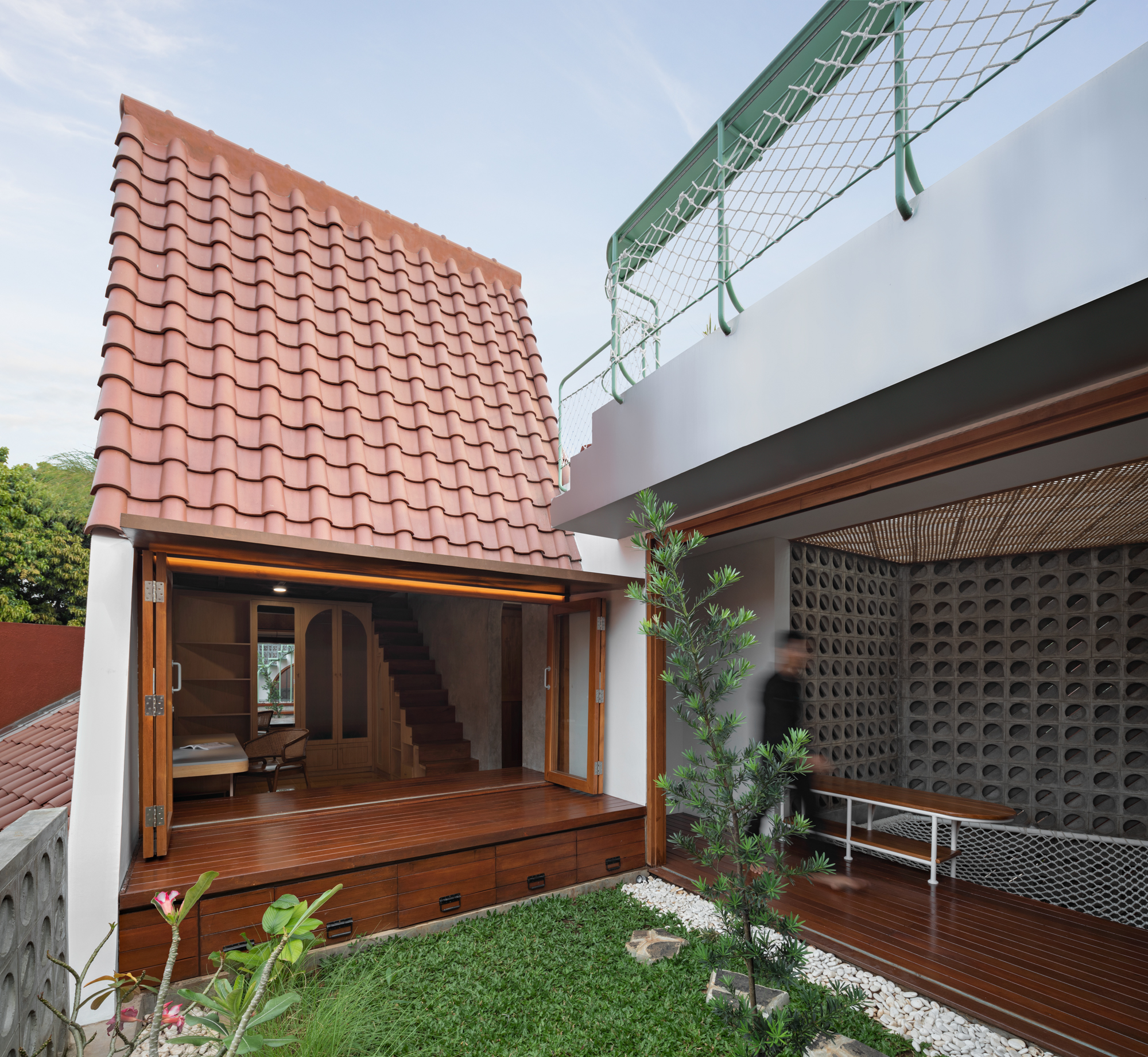 Distracted House by Ismail Solehudin Architecture - Architizer