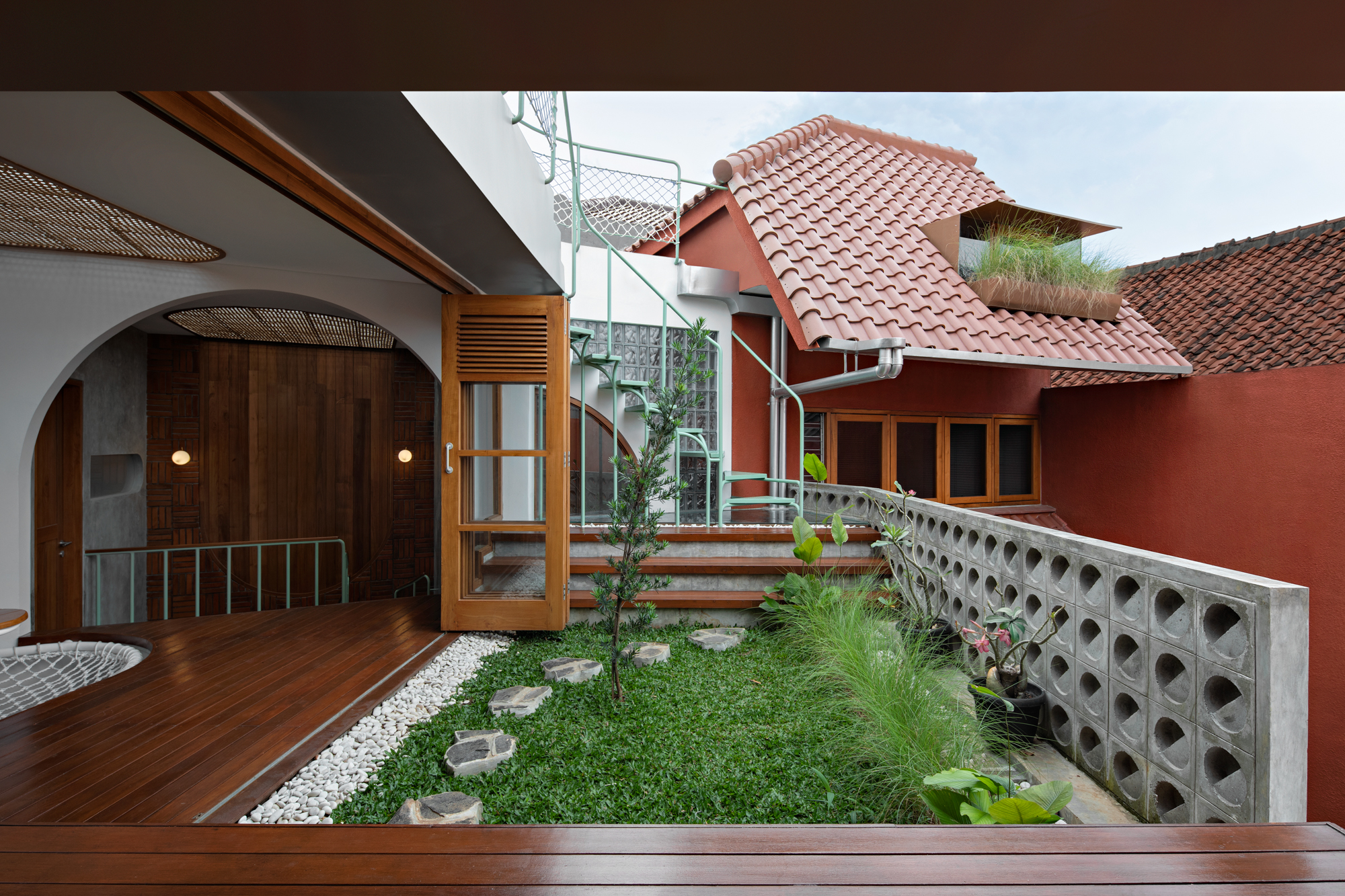 Distracted House by Ismail Solehudin Architecture - Architizer