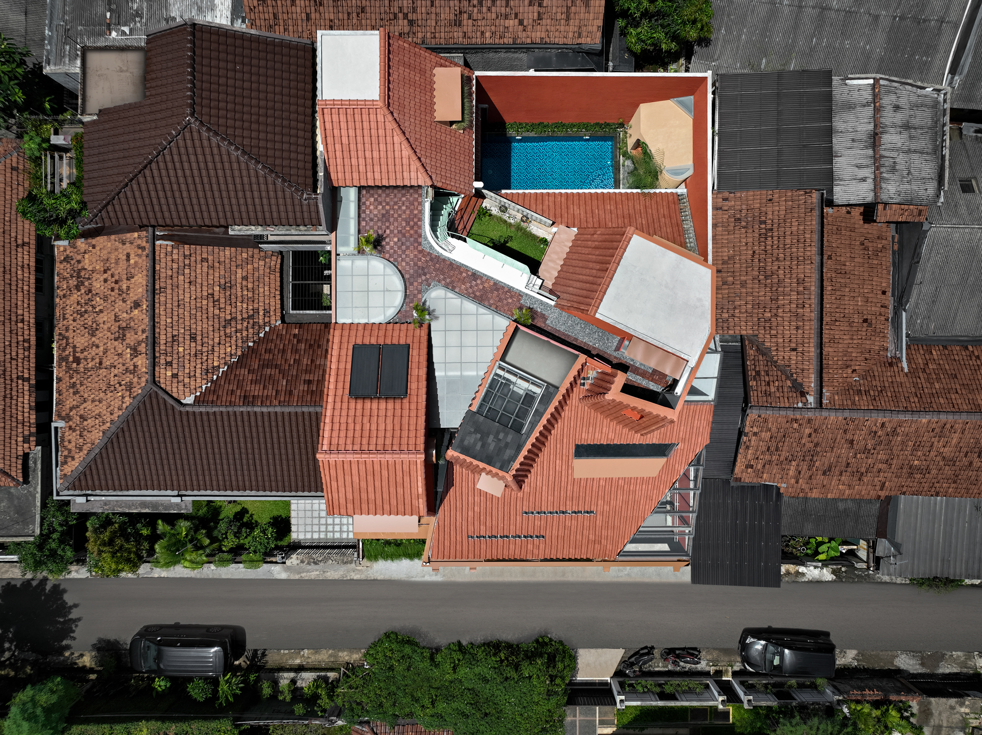 Distracted House by Ismail Solehudin Architecture - Architizer