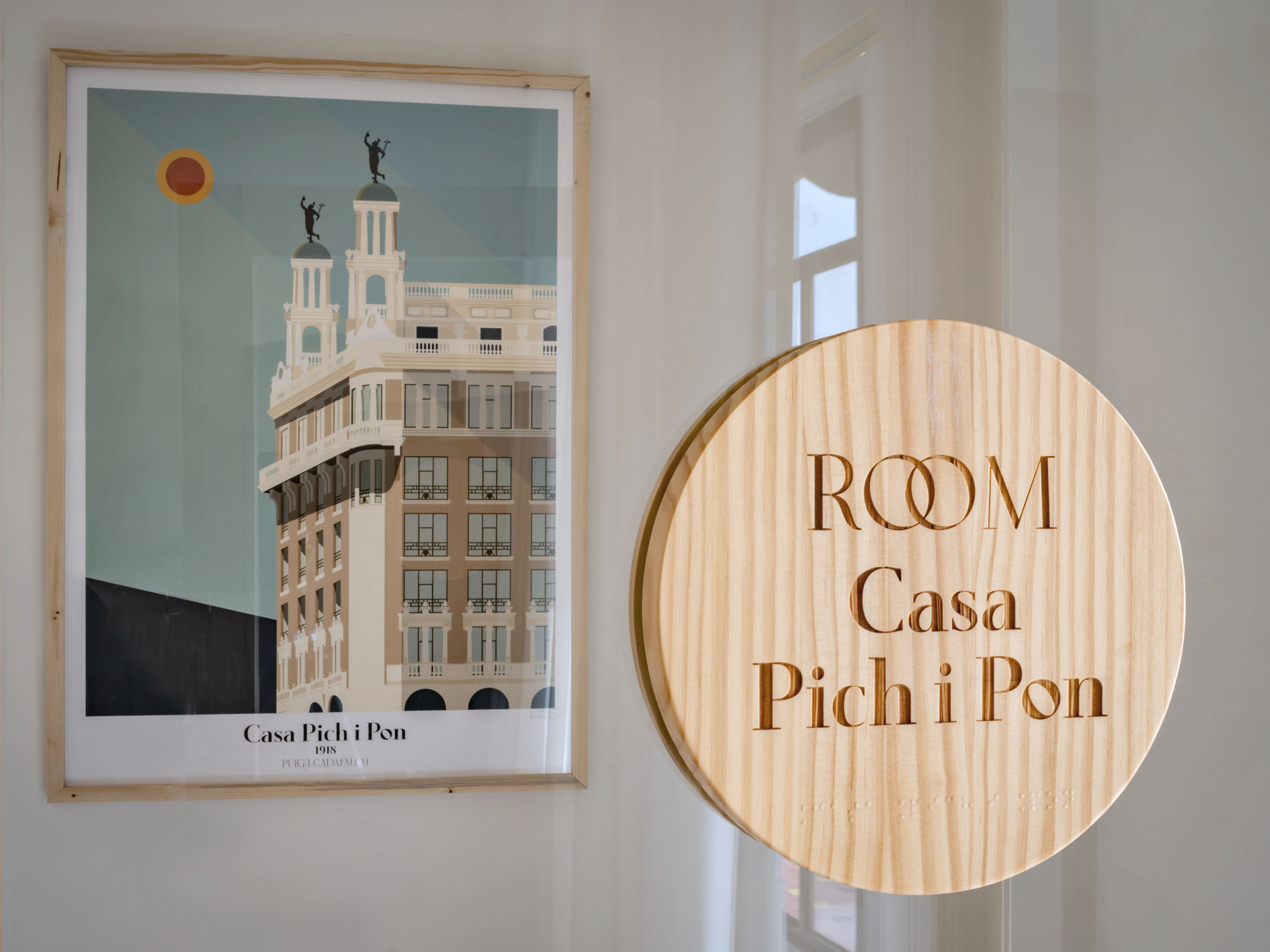 Casa Pich i Pon. LOOM Plaza Cataluña by Estudi Martín - Architizer