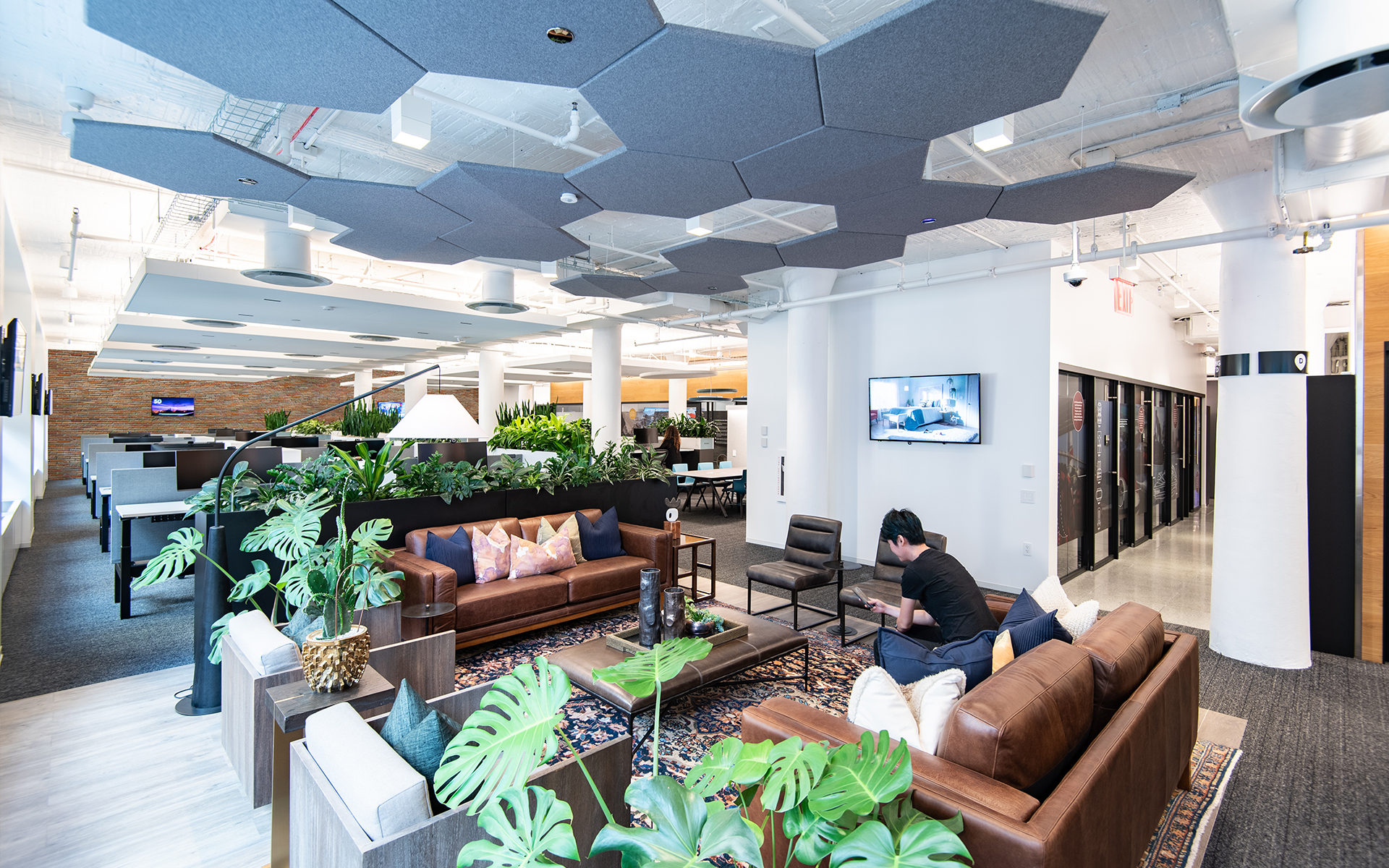 Warner Bros. Discovery Global HQ - Workplace by Meridian Design ...