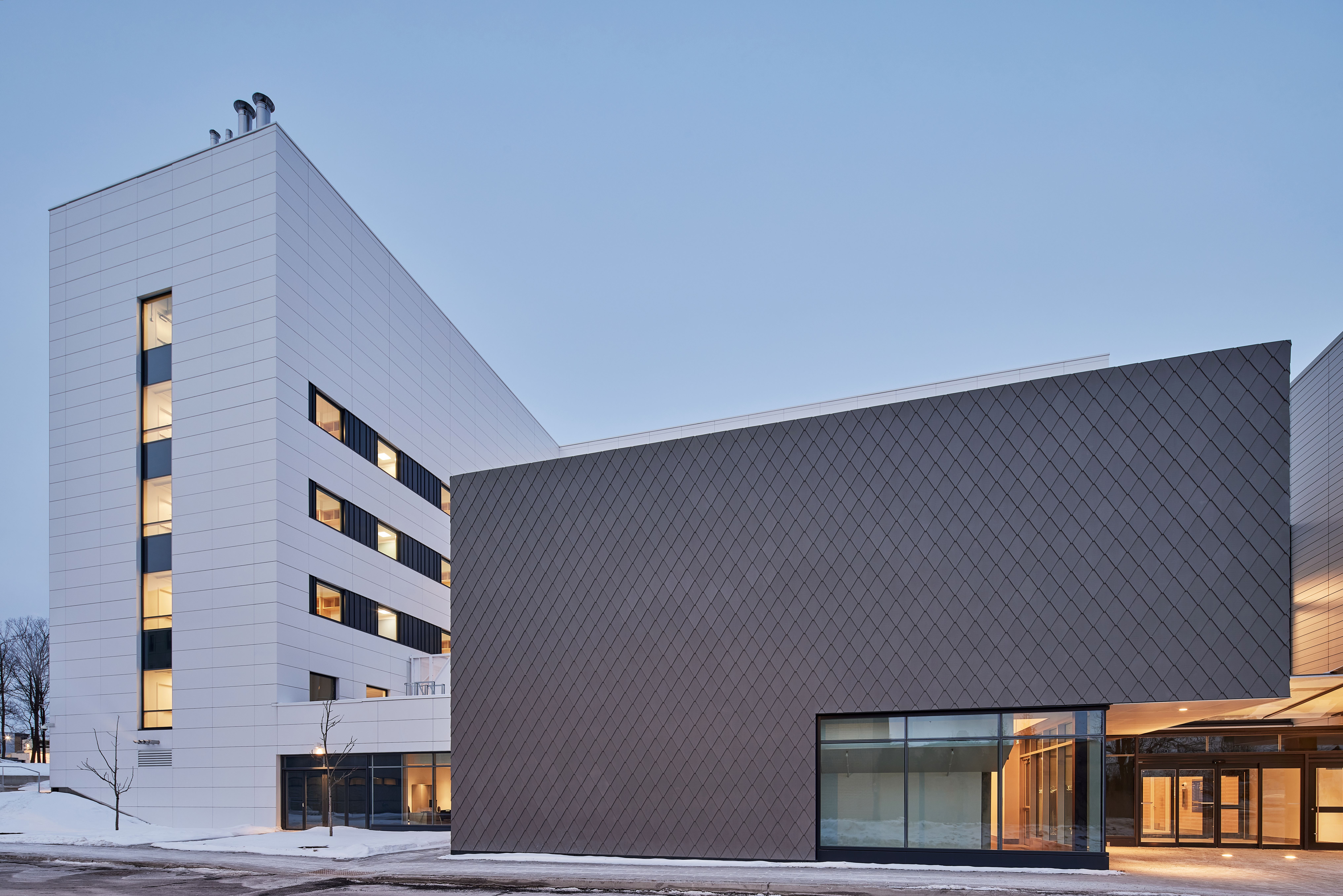 Mental Health Care Pavilion of Saint-Jérôme Hospital by Yelle Maillé ...