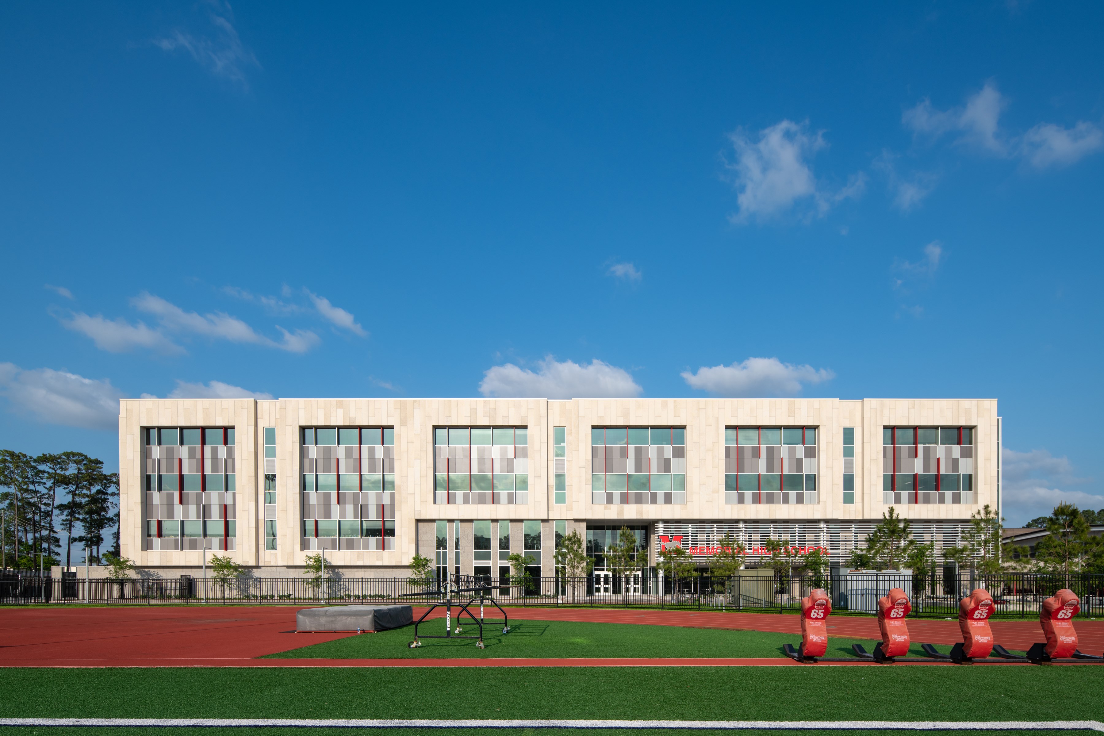 Memorial High School by Stantec - Architizer