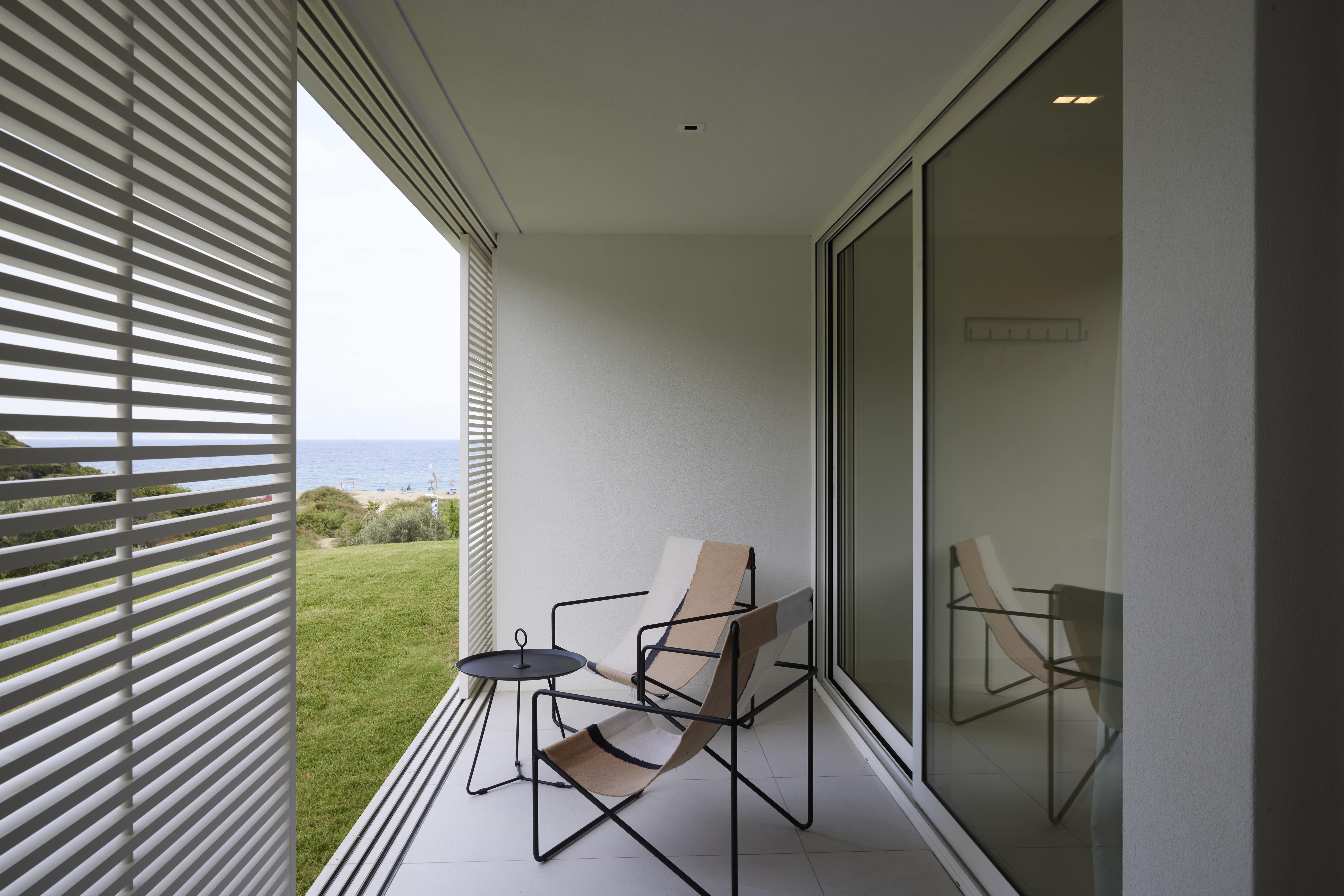 "Square" Beach House by 3H_ARCHITECTS - Architizer