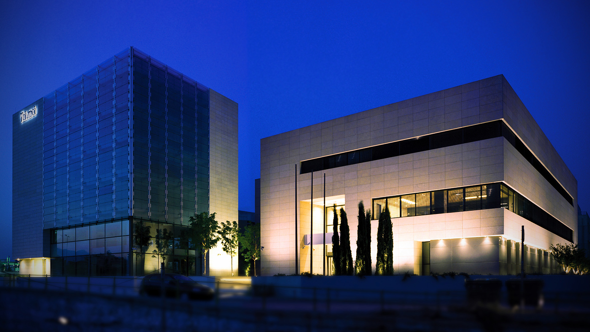 TOI & MOI, CLOTHING FACTORY, SHOWROOM & OFFICES by AETER ARCHITECTS ...