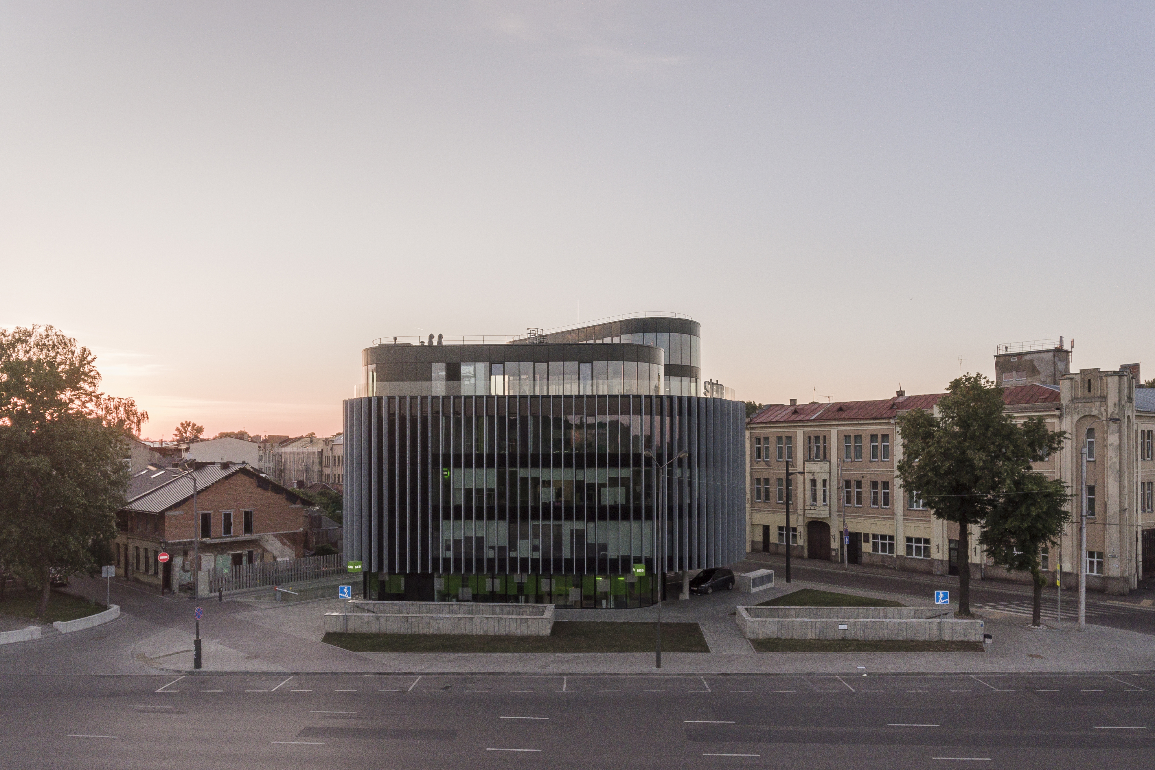 Office building in Kaunas by Architectural bureau G.Natkevicius and ...