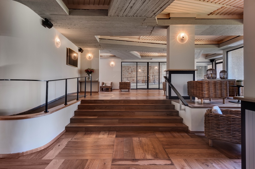 The Hotel Celebrating Nature All Year Round by Ron Rozen of “Rozen ...