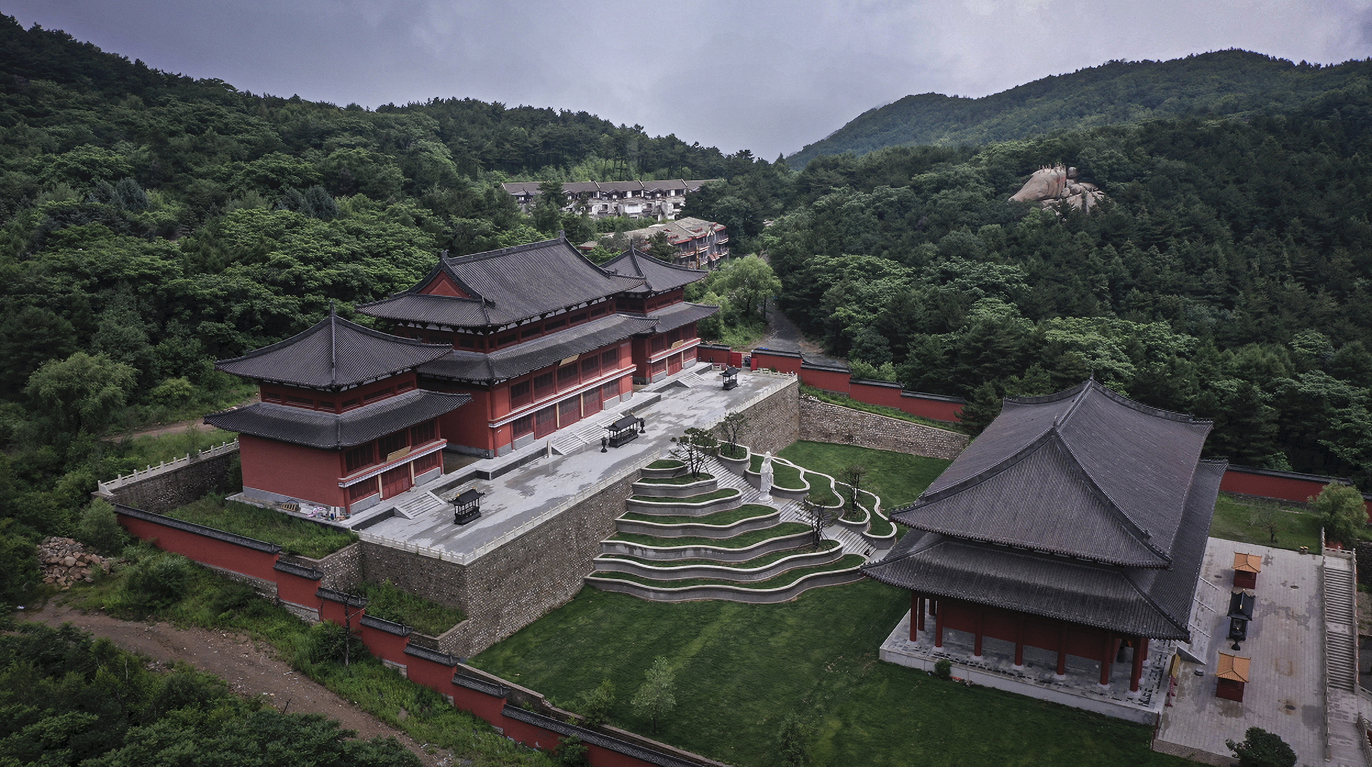 Zushan· Ji Xin Monastery· Wood Buddha Statue Museum by ARCHSTUDIO ...