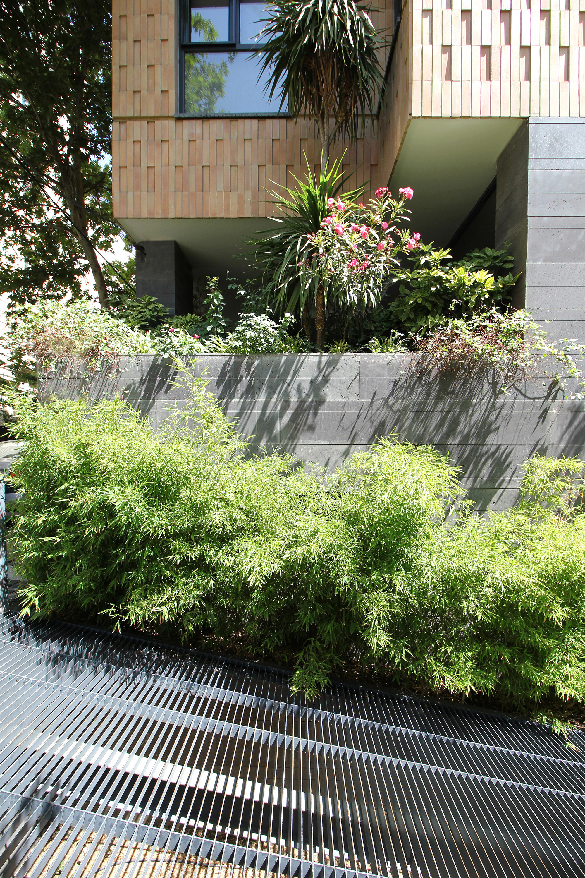 Bi-HESAR by KARABON | Mehdi Panahi - Architizer