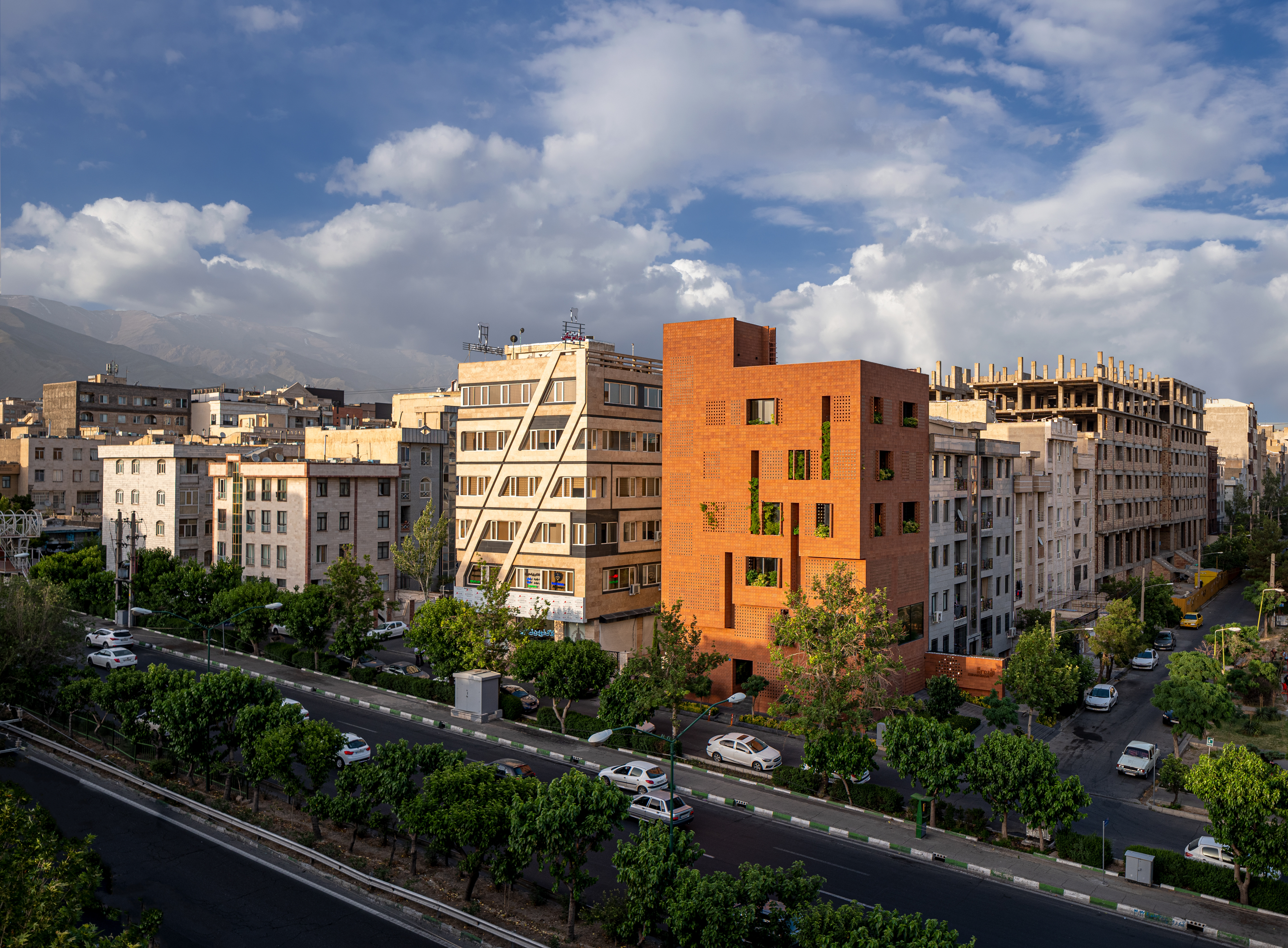 Kohan Ceram Central Office Building by Pashaei Studio, hooba design ...