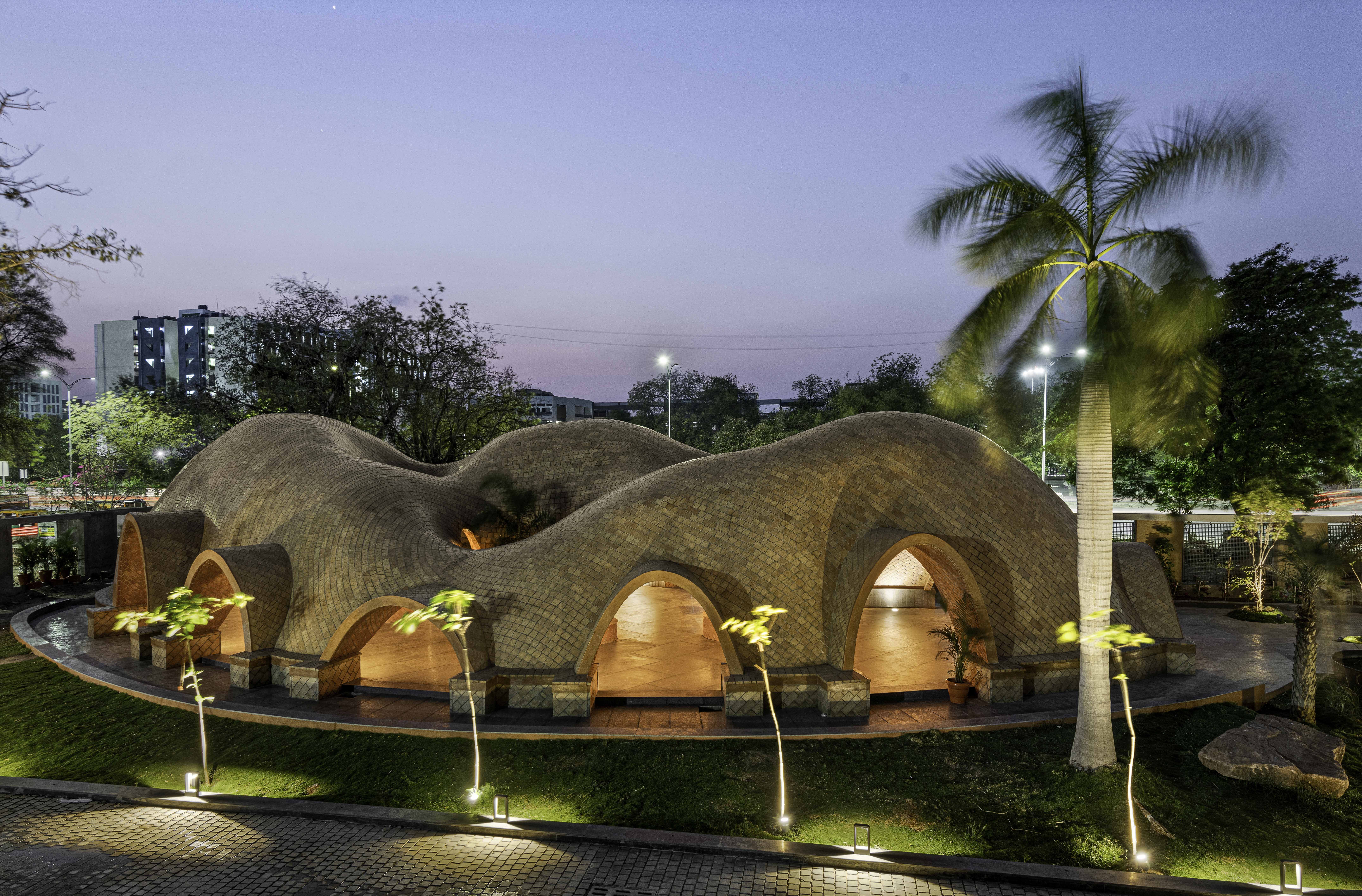 TARANG (means waves in Hindi language) fluid like water by tHE gRID ...