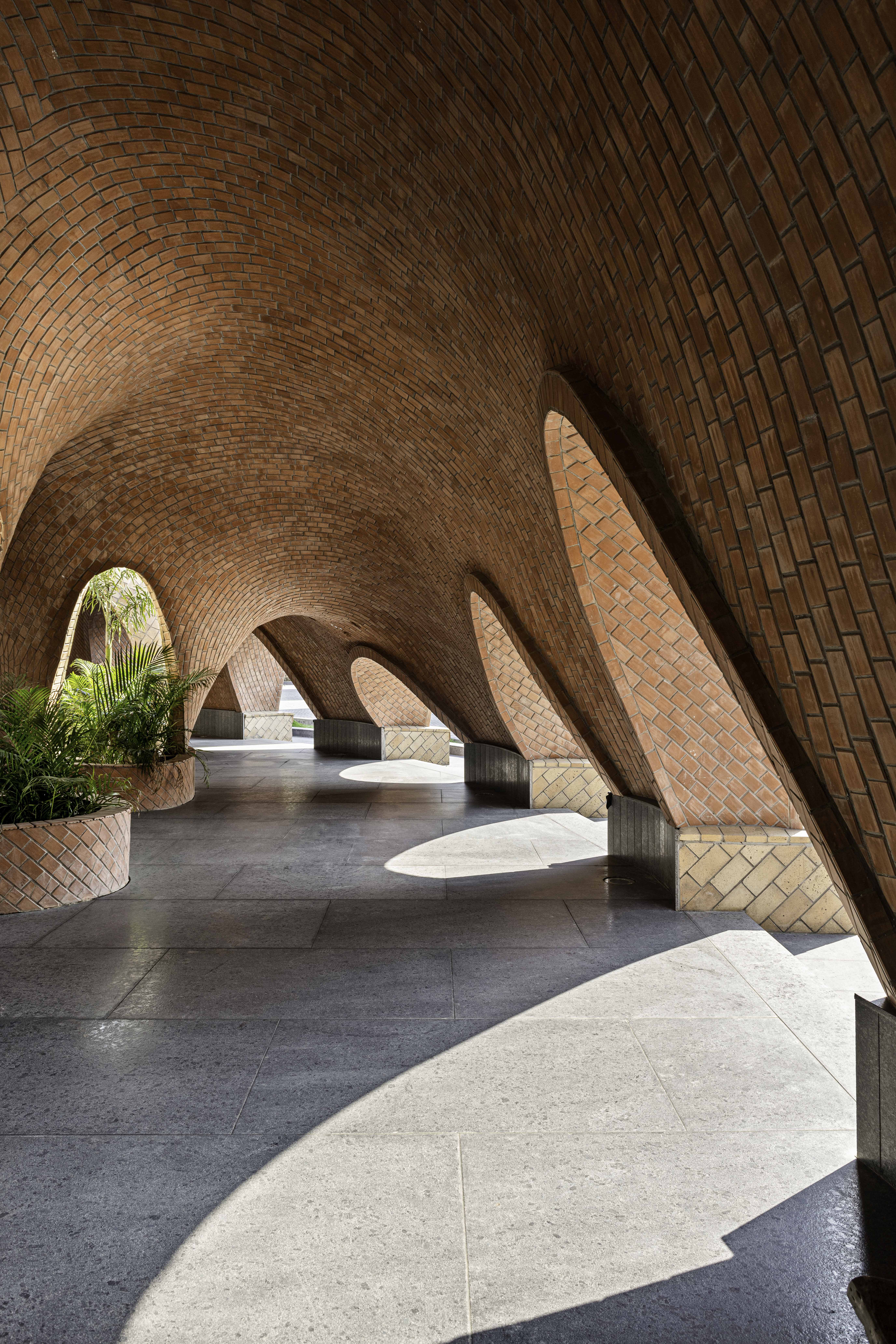 TARANG (means waves in Hindi language) fluid like water by tHE gRID ...