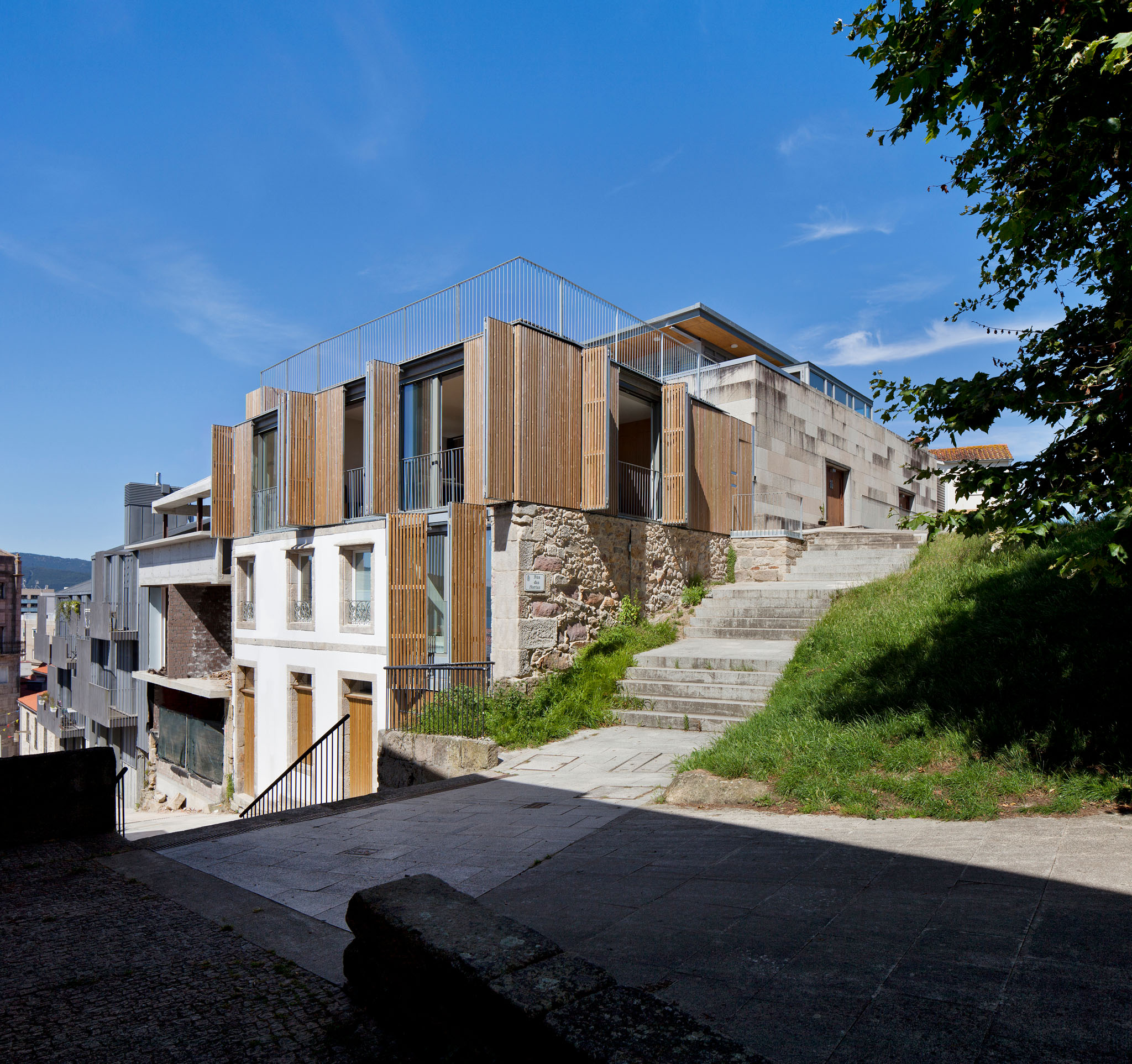 Subida ao Castelo by LIQE arquitectura - Architizer
