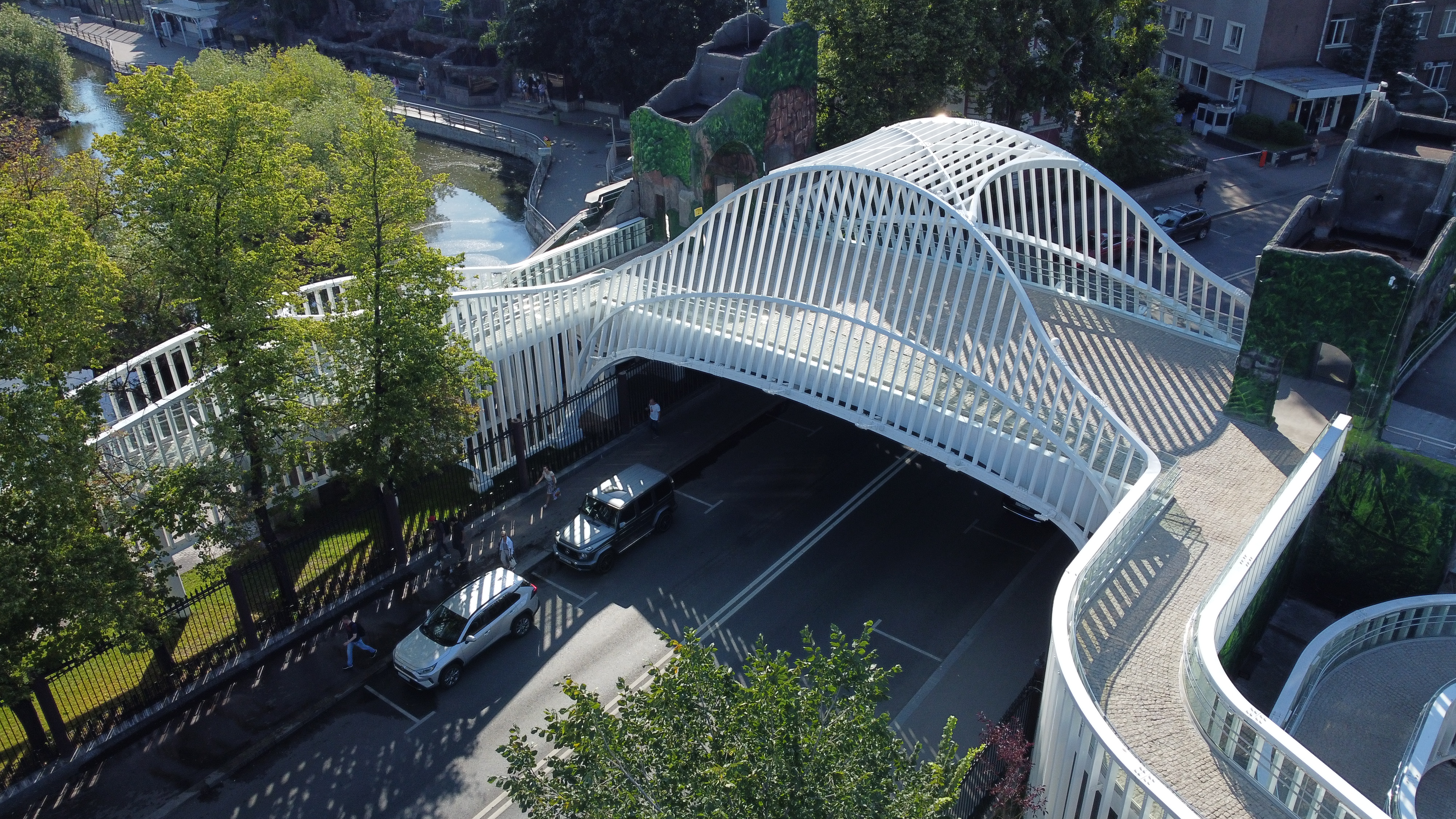 Pedestrian bridge-wave across Bolshaya Gruzinskaya street in Moscow by ...
