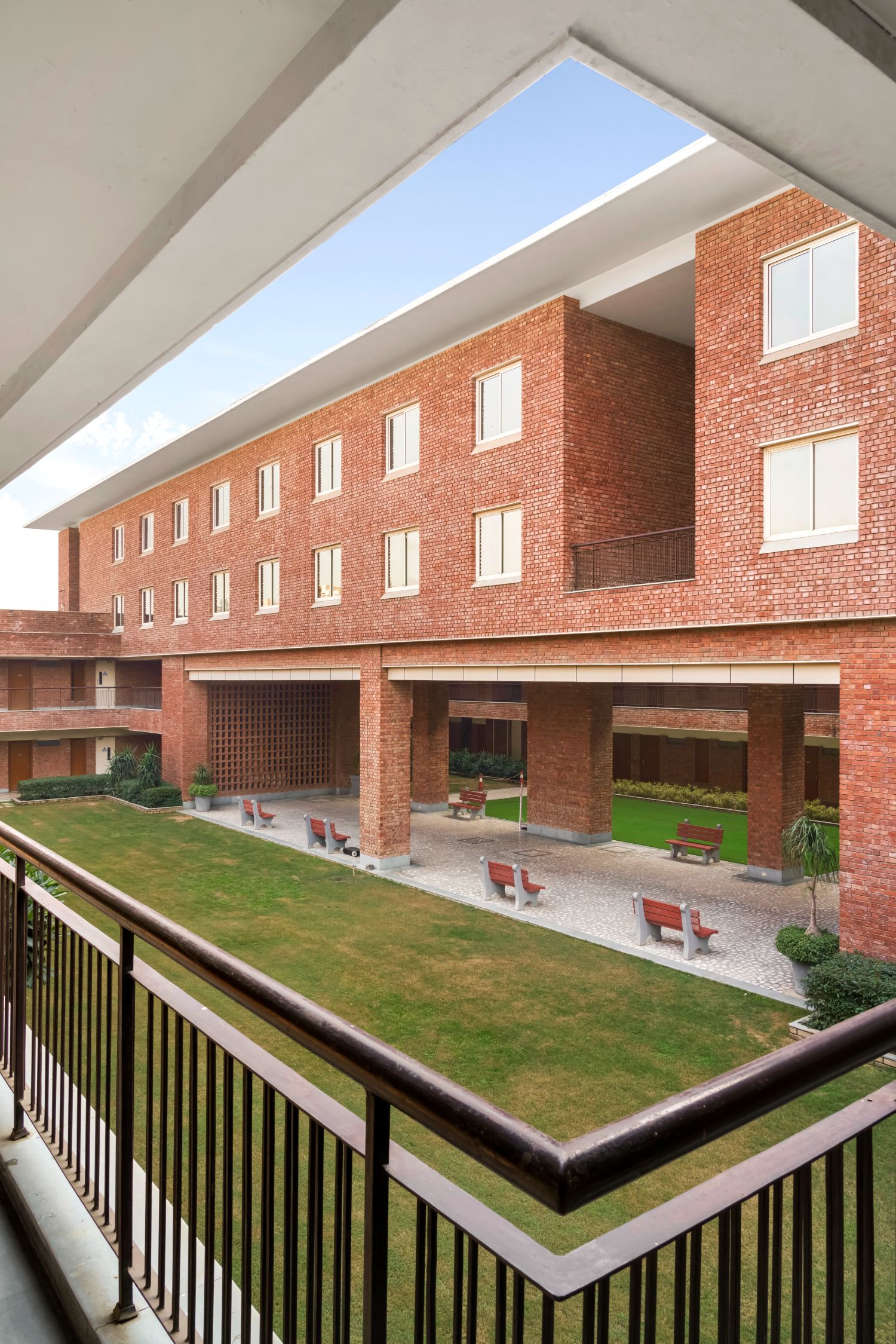 The Lalit Suri Hospitality School by Morphogenesis - Architizer