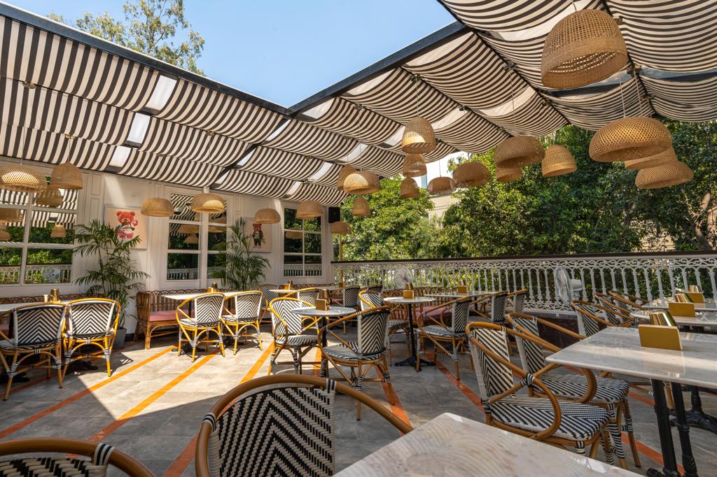 Immersive Thematic Restaurants: Showcasing an Effortless Fusion of ...