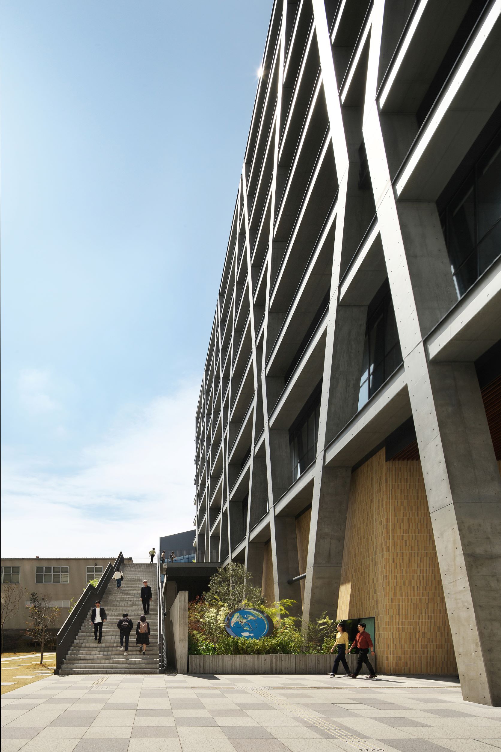 Research and Education Hub, Minoh Campus, Osaka University by NIKKEN ...