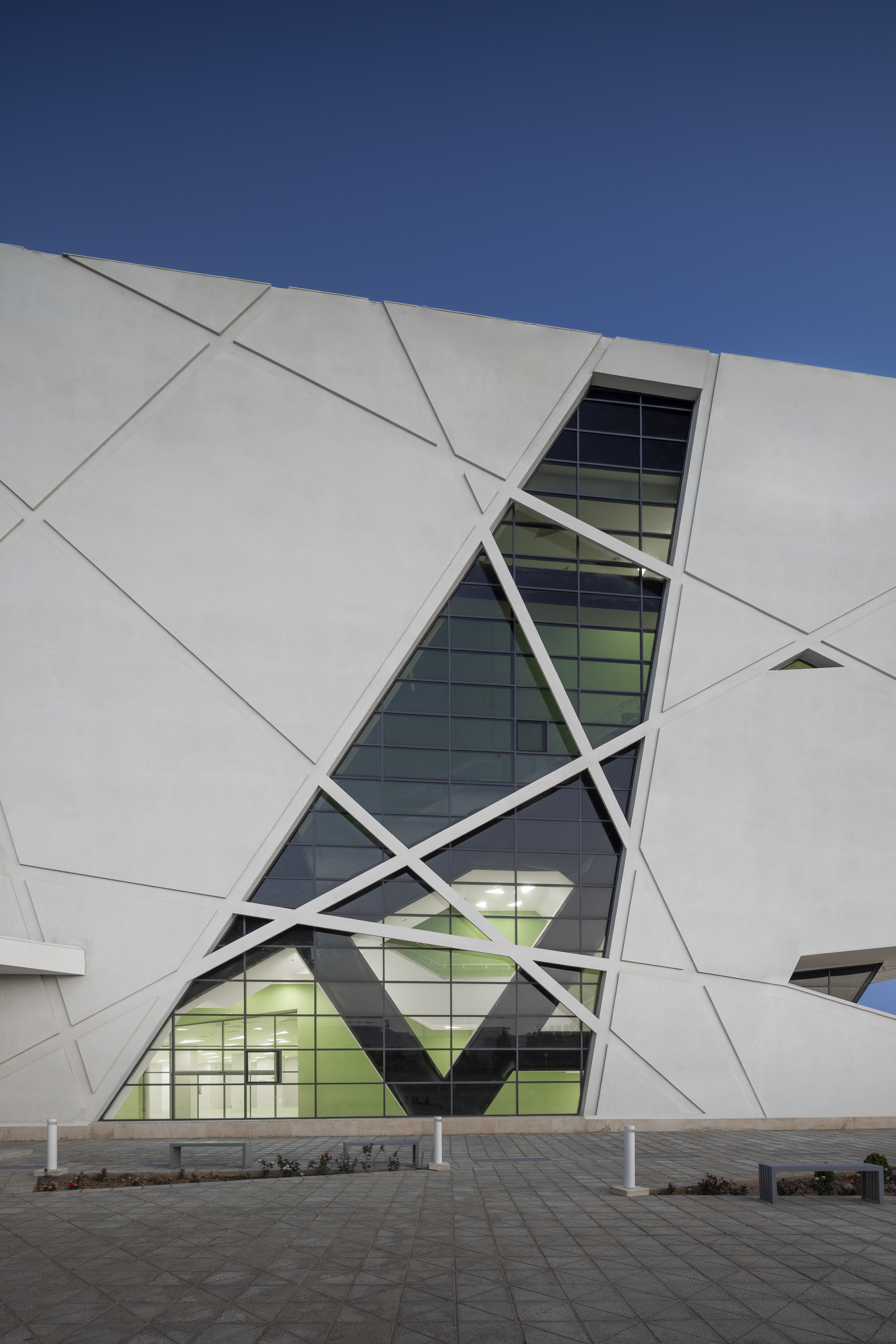 University of Semnan Auditorium and Library by New Wave Architecture ...